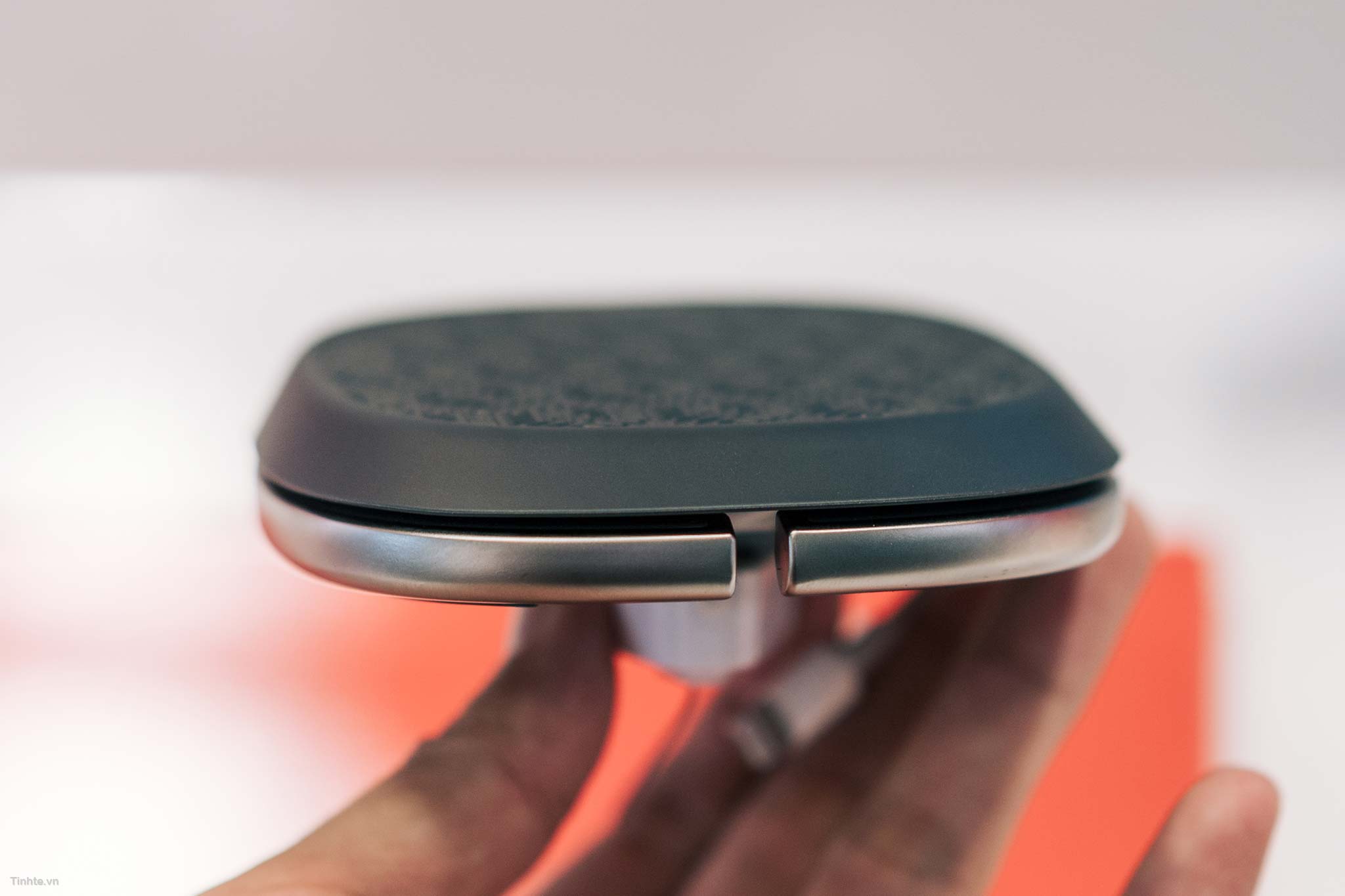 Trên tay Sandisk iXpand Base: đế sạc iPhone có bộ nhớ trong