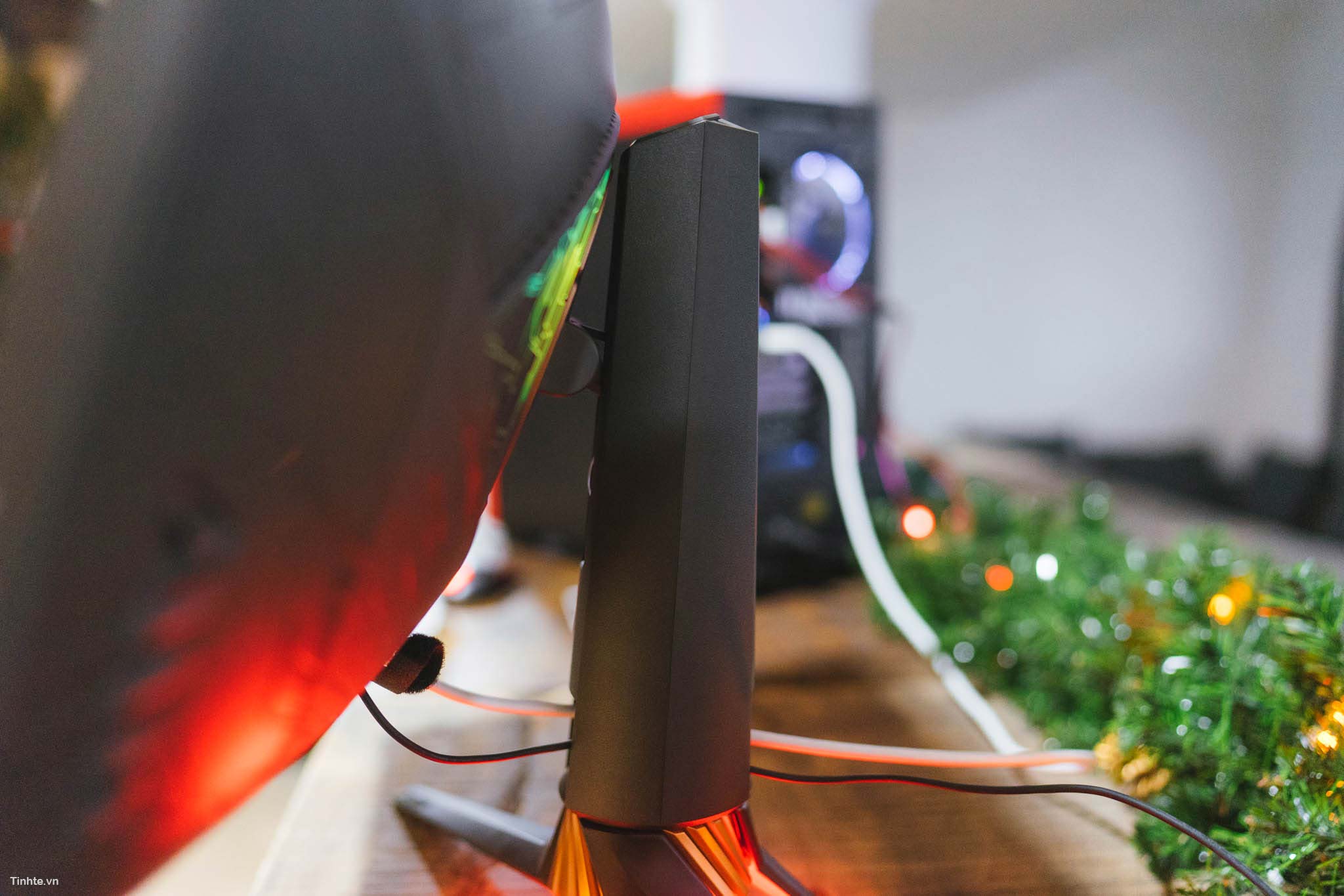 Trên tay ASUS ROG PG27V: Màn hình chơi game cong WQHD, tần số quét 165 ...