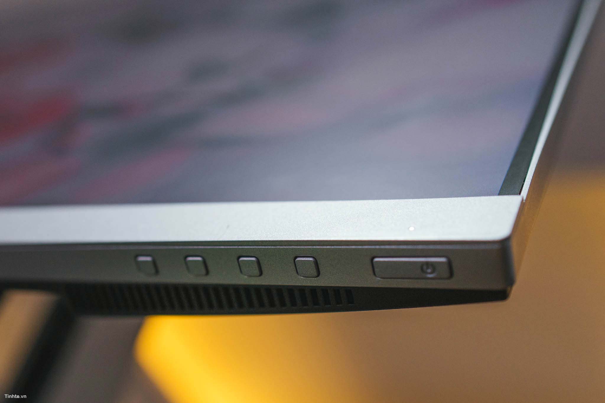 Trên tay HP EliteDisplay E243i: Màn hình cao cấp dành cho văn phòng ...