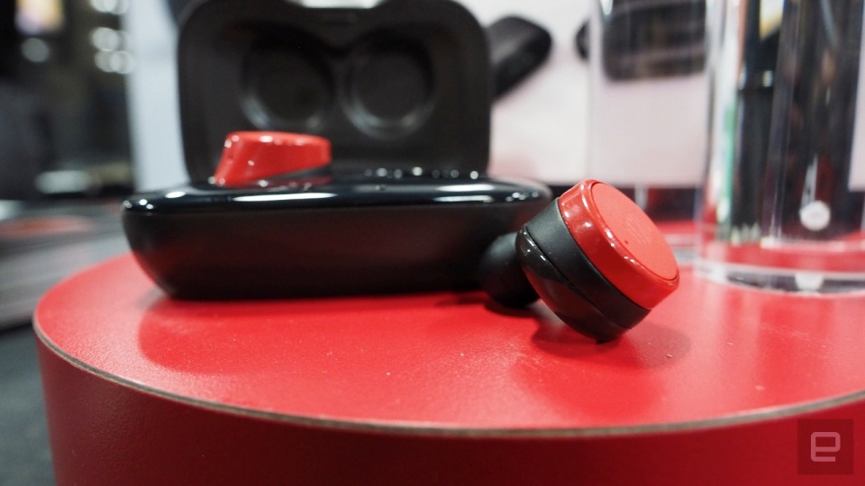 CES 2018 - Nuheara giới thiệu 2 mẫu tai nghe True Wireless mới hỗ trợ ...