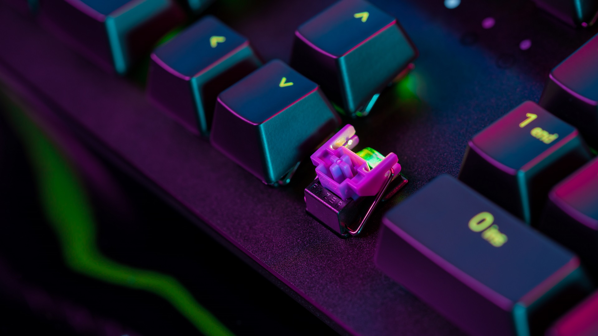 Razer Huntsman & Razer Huntsman Elite : Mở hộp và so sánh nhanh | Viết ...