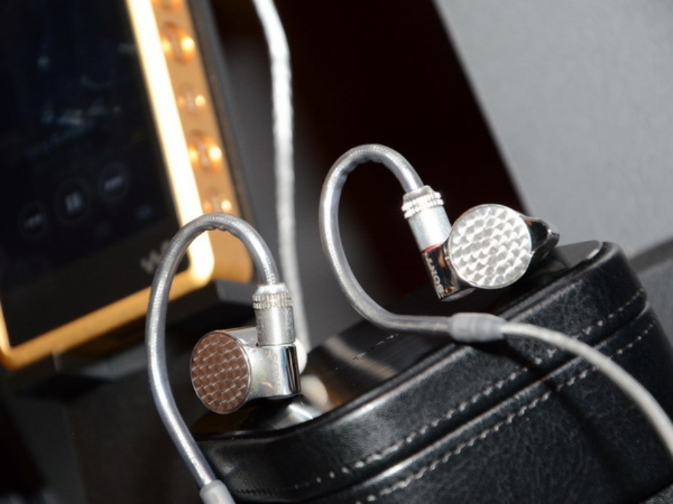 Sony IER-Z1R - Chiếc Flagship Inear dòng Signature Series đánh dấu bước ...
