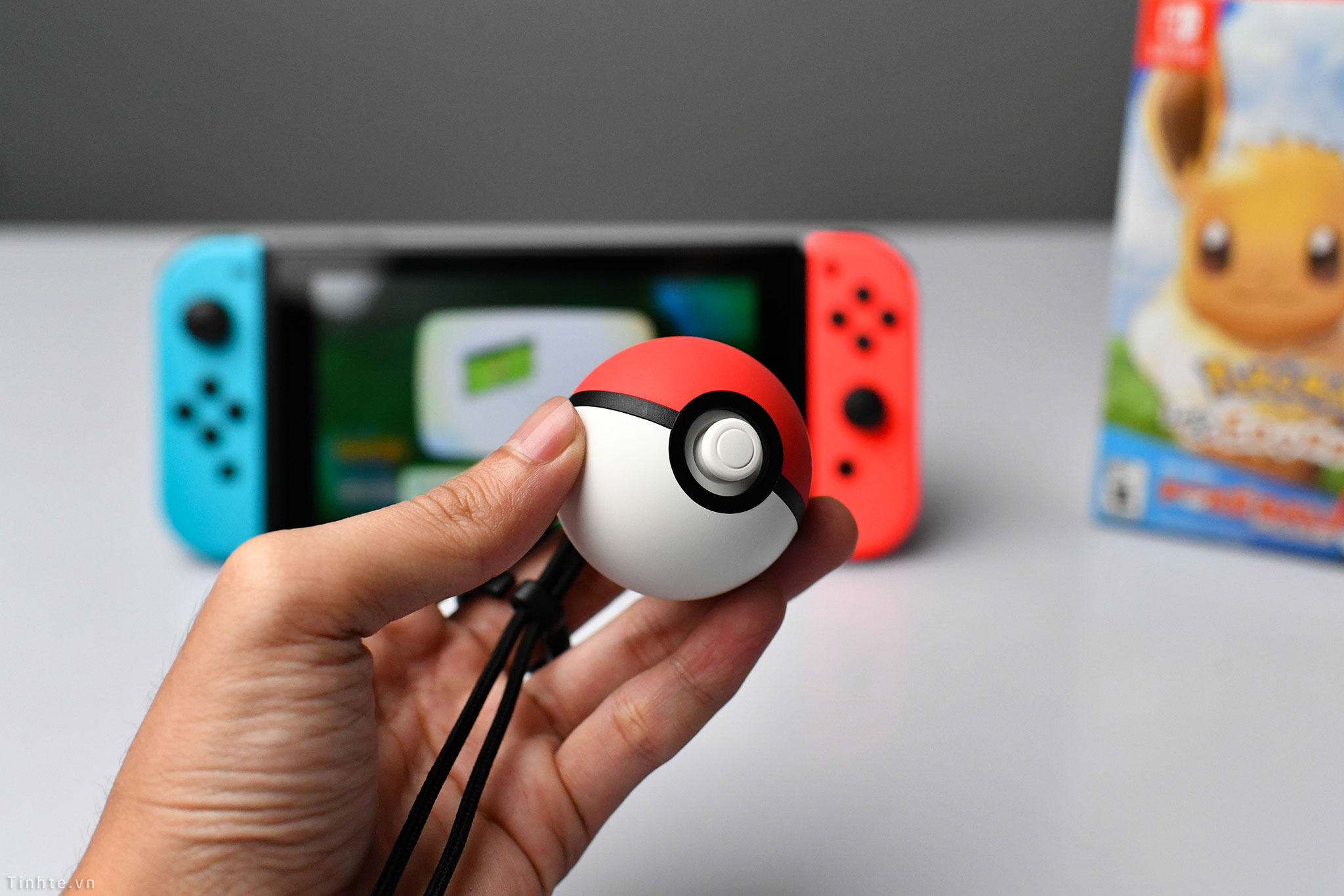 Chơi thử Pokemon Eevee trên Switch bằng Pokeball: ném bóng để bắt quái ...
