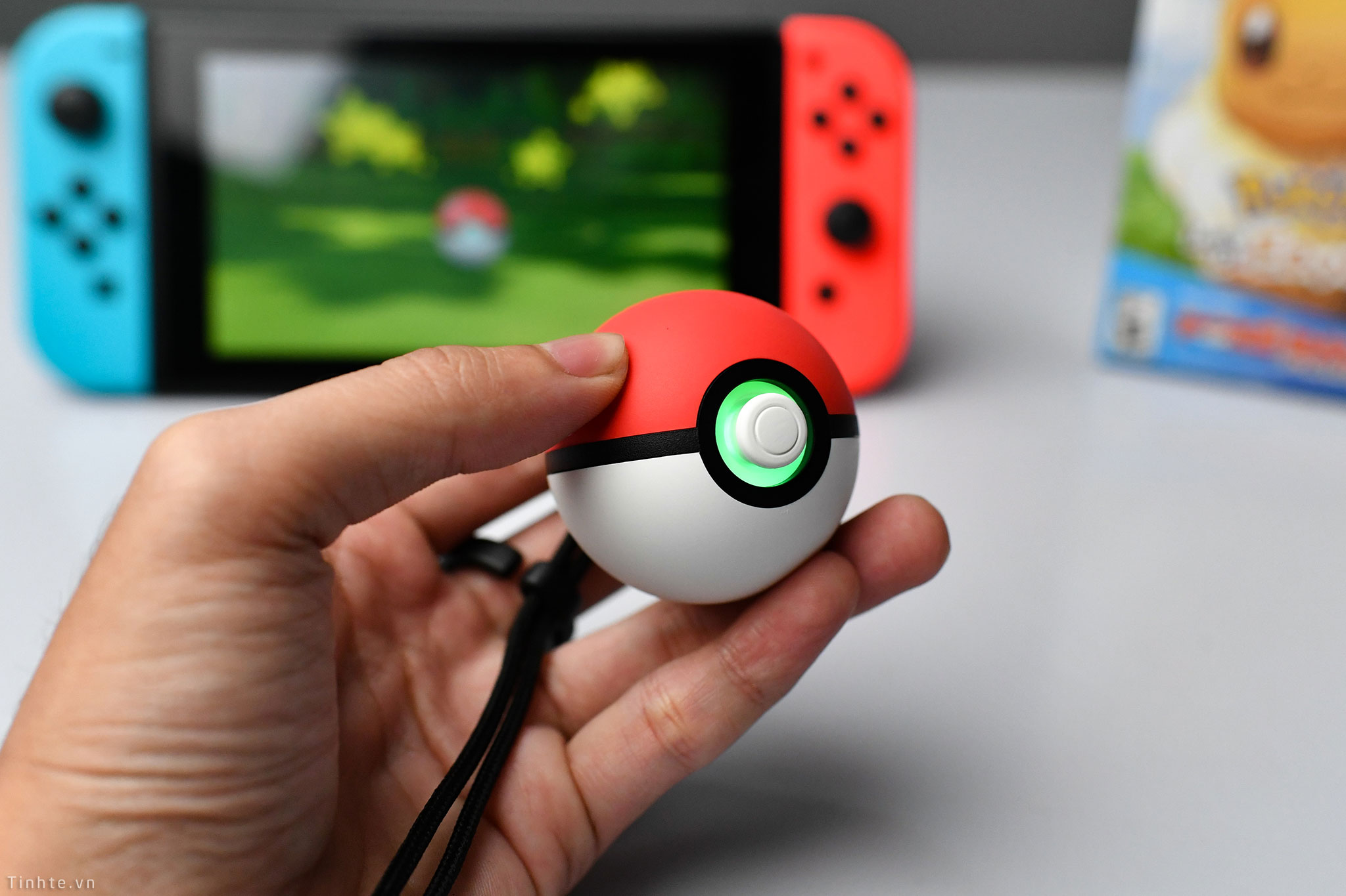 Chơi thử Pokemon Eevee trên Switch bằng Pokeball: ném bóng để bắt quái ...