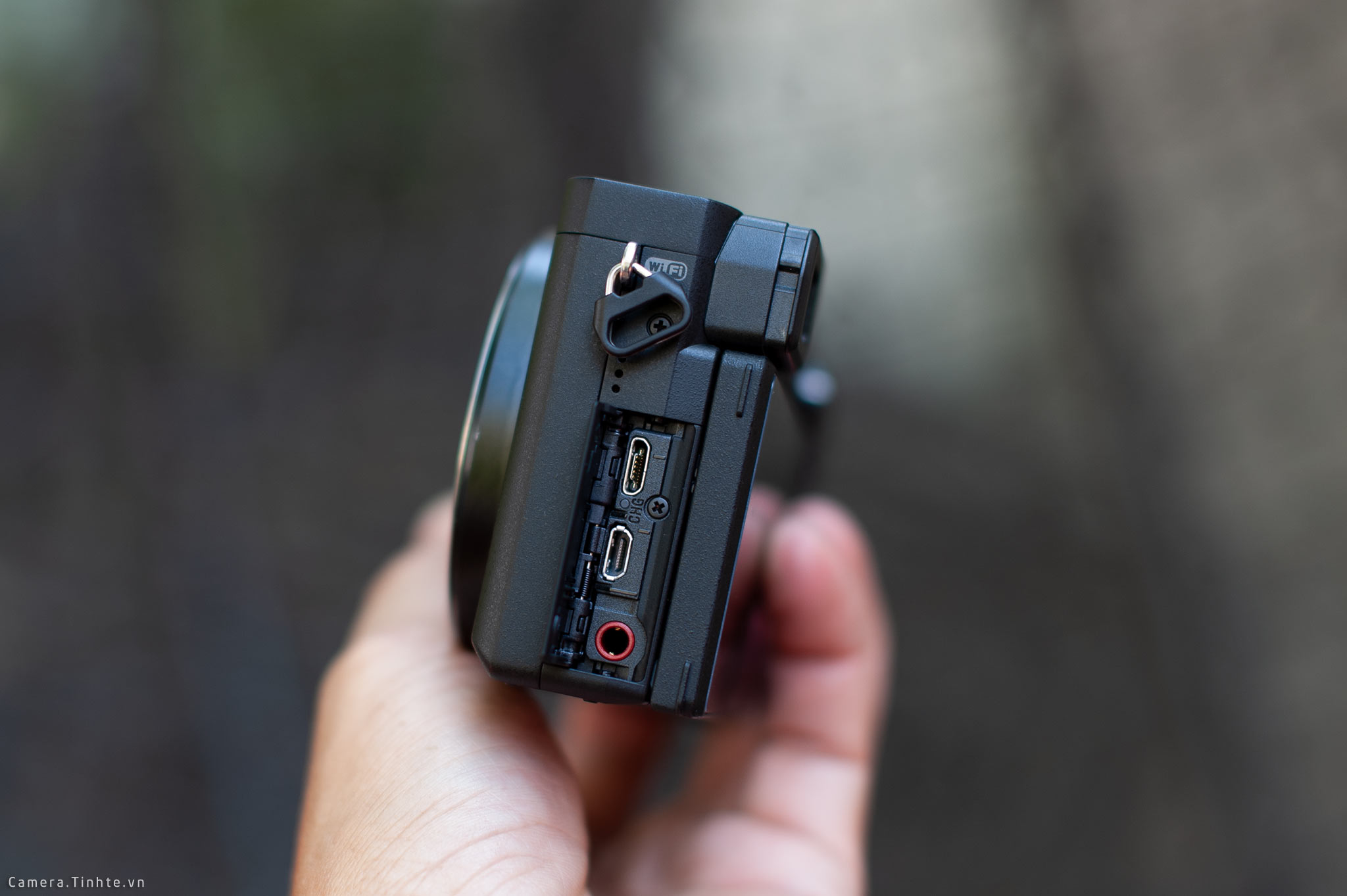 Trên tay chiếc máy ảnh Sony A6400 chưa có giá bán chính thức tại Việt ...