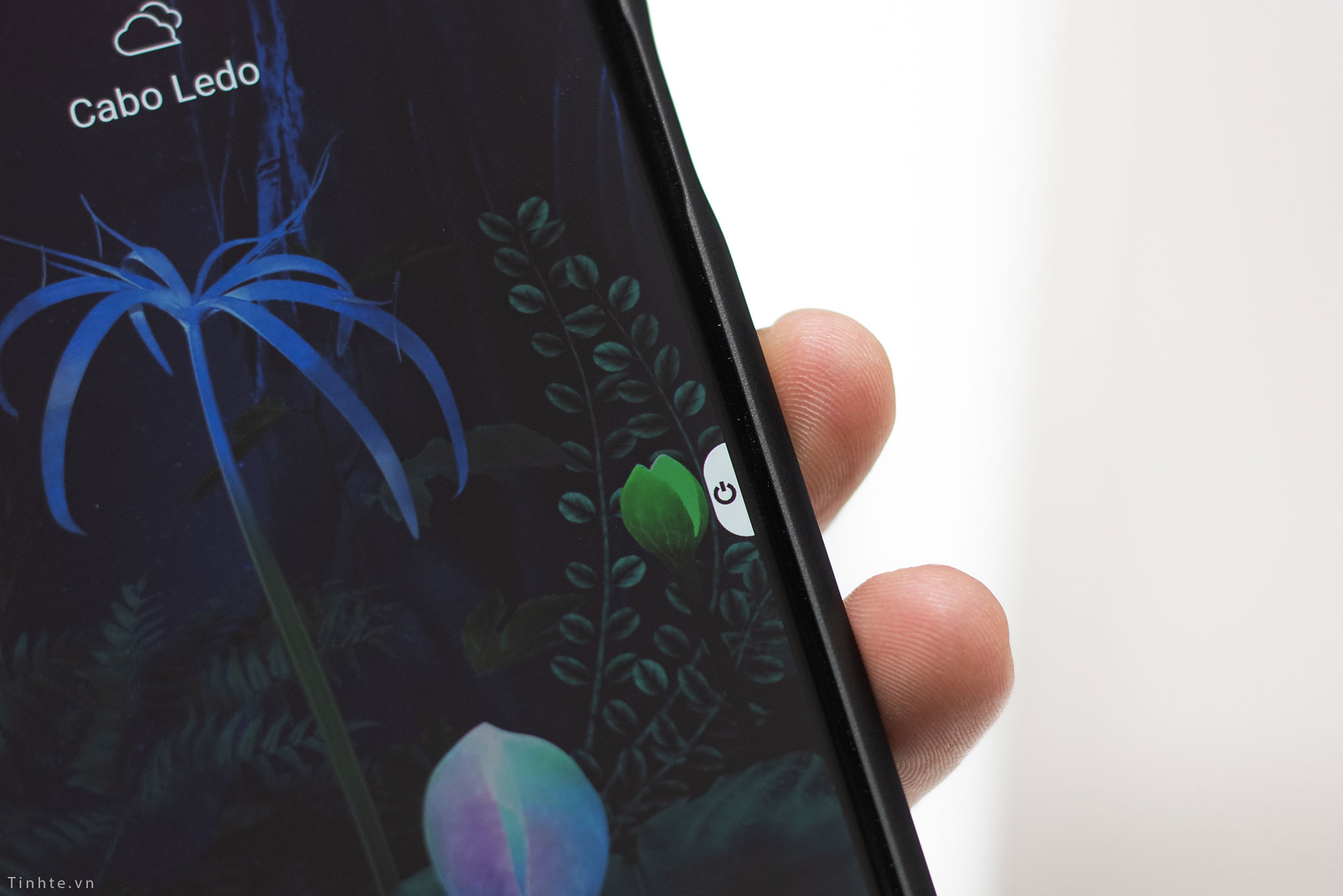 #MWC19: Trên tay LG V50 ThinQ với bộ vỏ chứa màn hình thứ 2, to và thô, chưa nhiều tiện ích