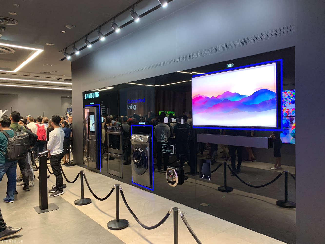 Anh em nhớ tham quan Samsung Showcase ở Bitexco, có từ smartphone ...