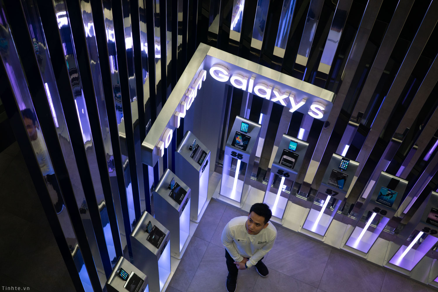 Anh em nhớ tham quan Samsung Showcase ở Bitexco, có từ smartphone ...