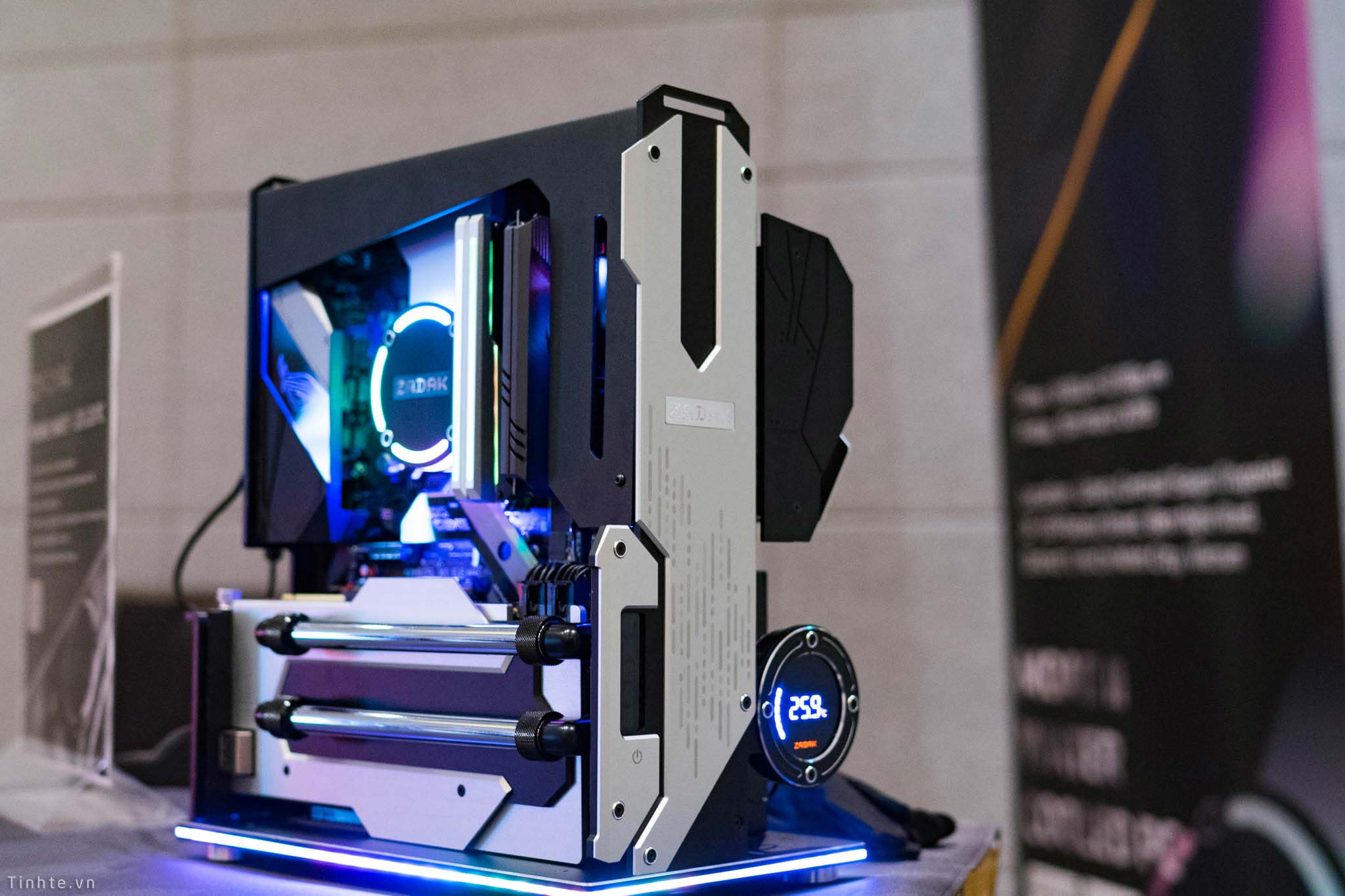 Zadak ra mắt một loạt sản phẩm mới tại Việt Nam: PC tản nước MOAB II ...