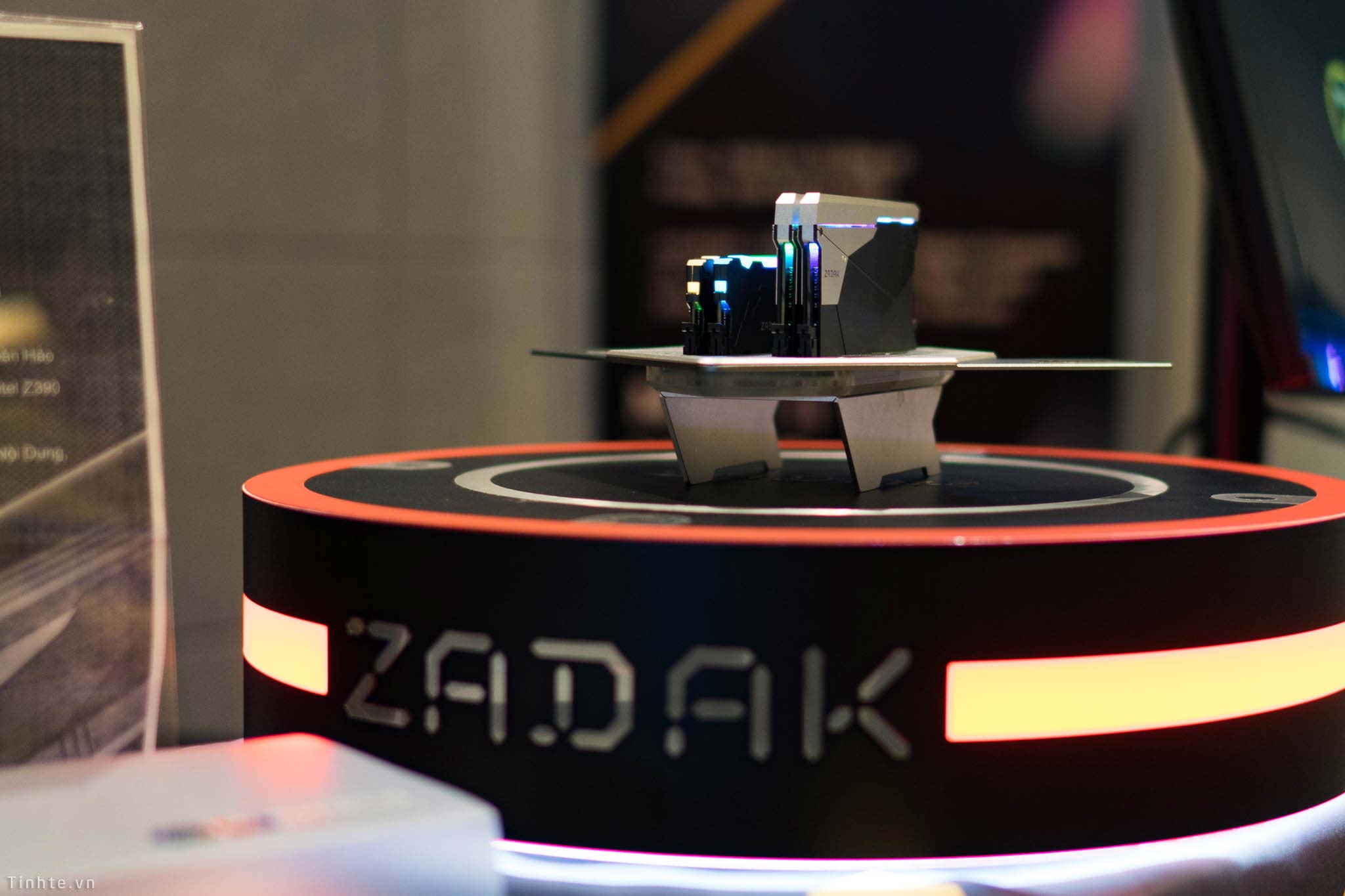 Zadak ra mắt một loạt sản phẩm mới tại Việt Nam: PC tản nước MOAB II ...