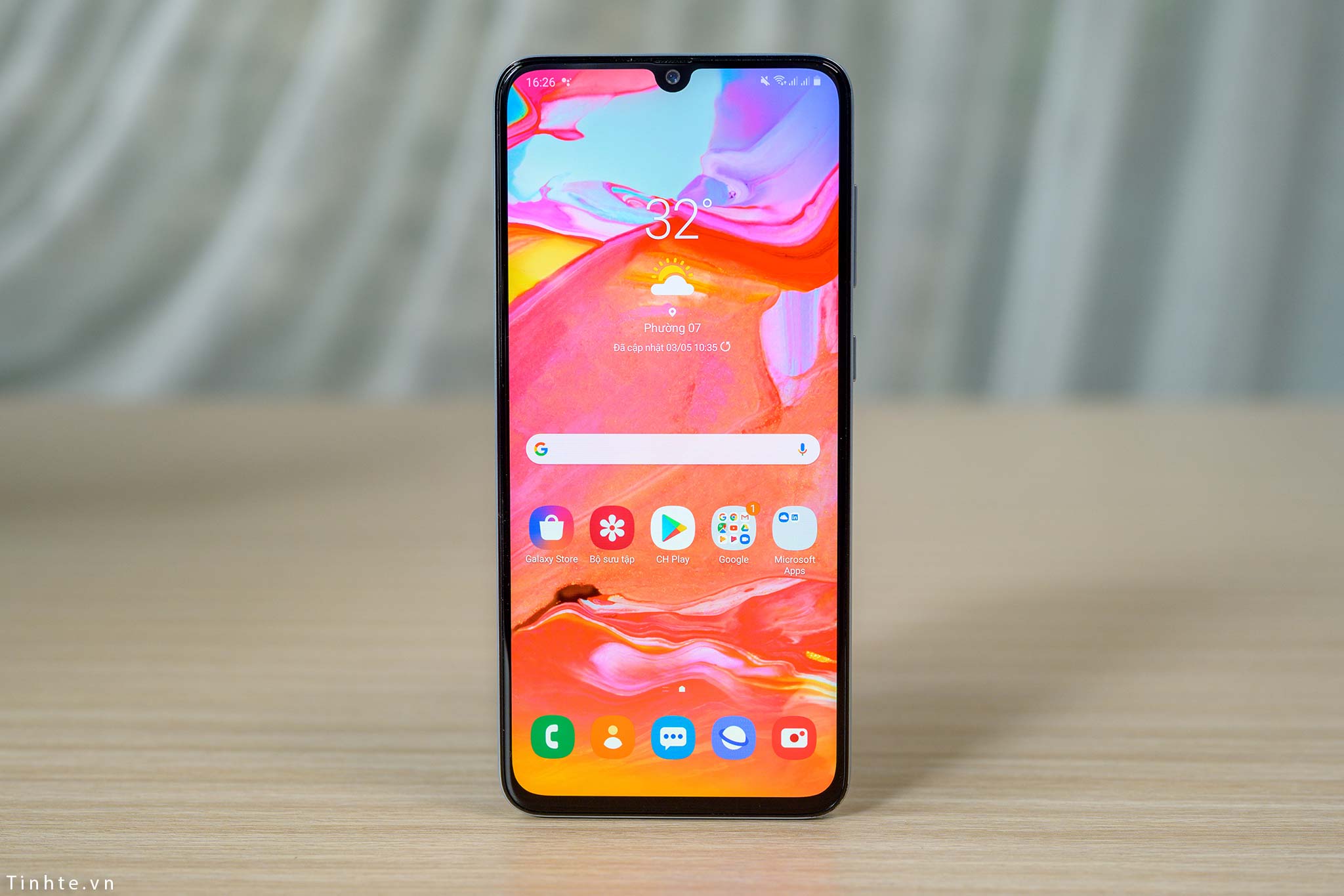 Trên tay Samsung Galaxy A70: màn hình lớn 6,7" với Snapdragon 675, sạc ...