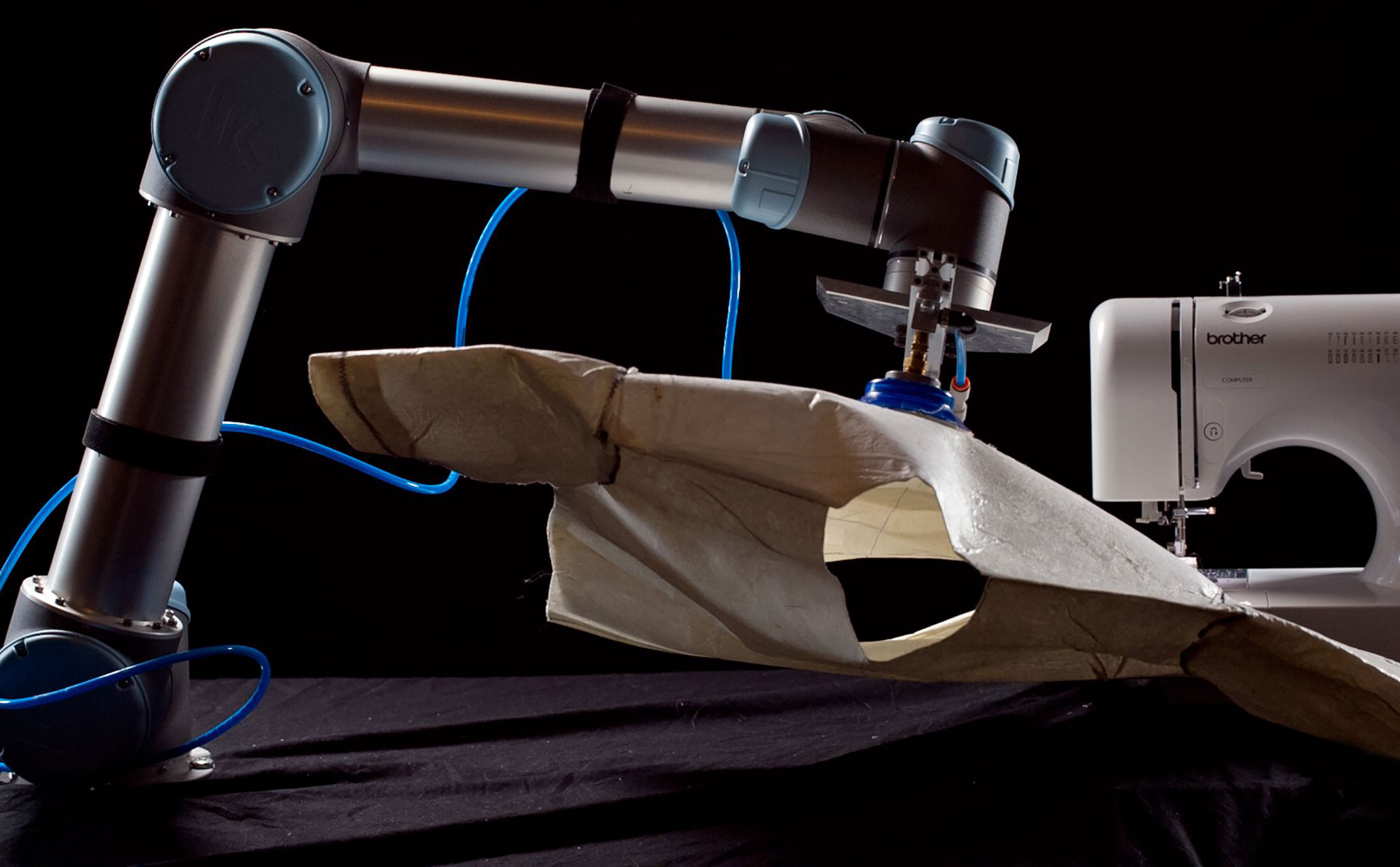 Sewbo - robot thợ may hứa hẹn sẽ giúp tự động hóa toàn bộ quá trình sản ...