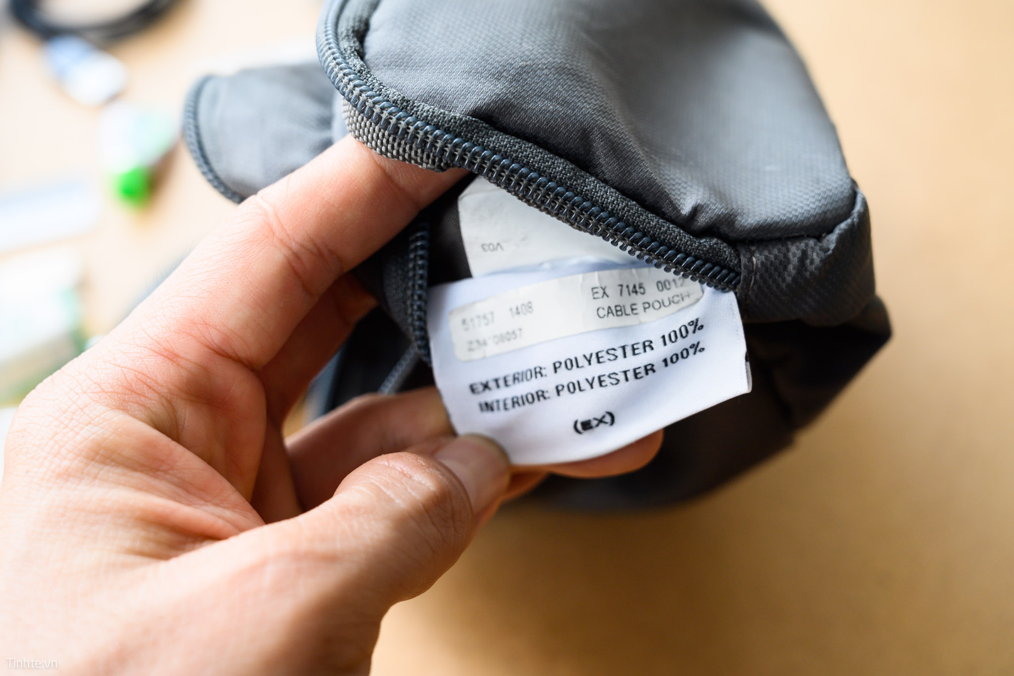 Trên tay túi đựng cáp Samsonite cable pouch - Đựng đủ thứ trên đời