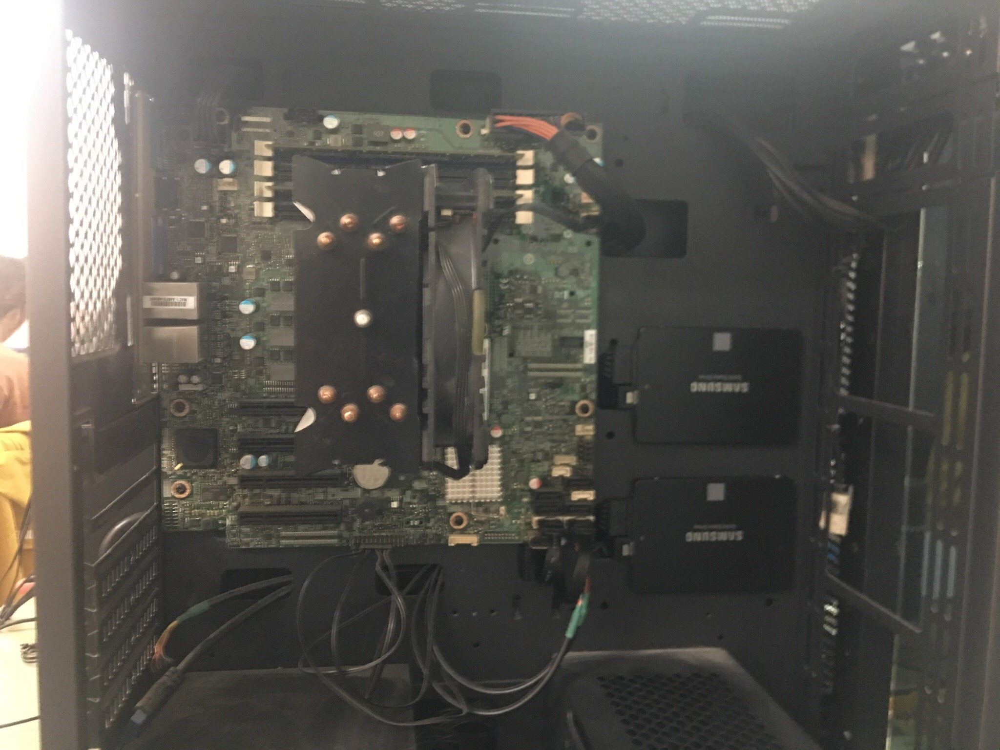 Intel Server S1200V3RP có gắn đc card màng hình không? | Viết bởi ...