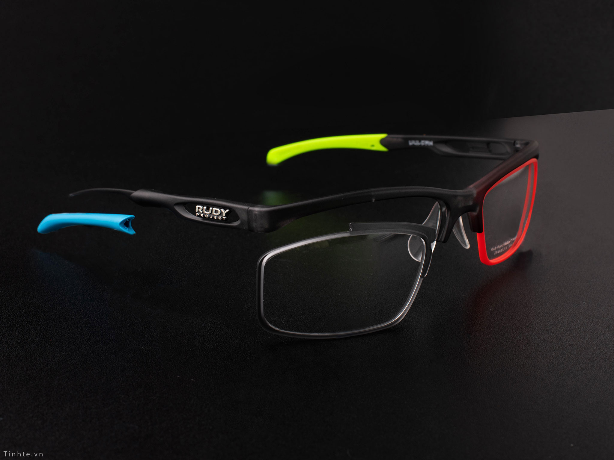 Trên tay hộp demo Rudy Project Vulcan: Mắt kính có thể tùy biến tất cả ...