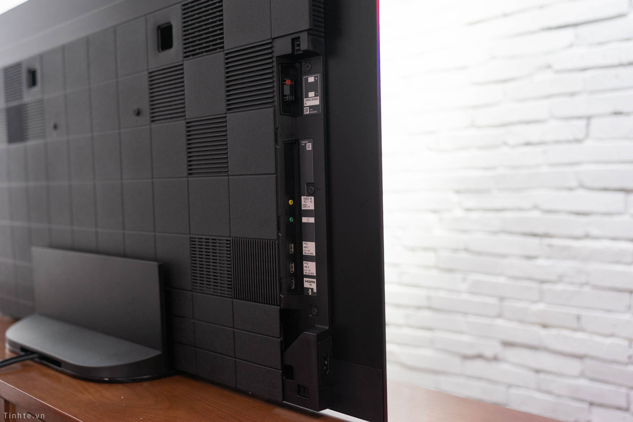 Trên tay Master Series A9G: Thêm trợ lý ảo Google Assistant cho chiếc ...