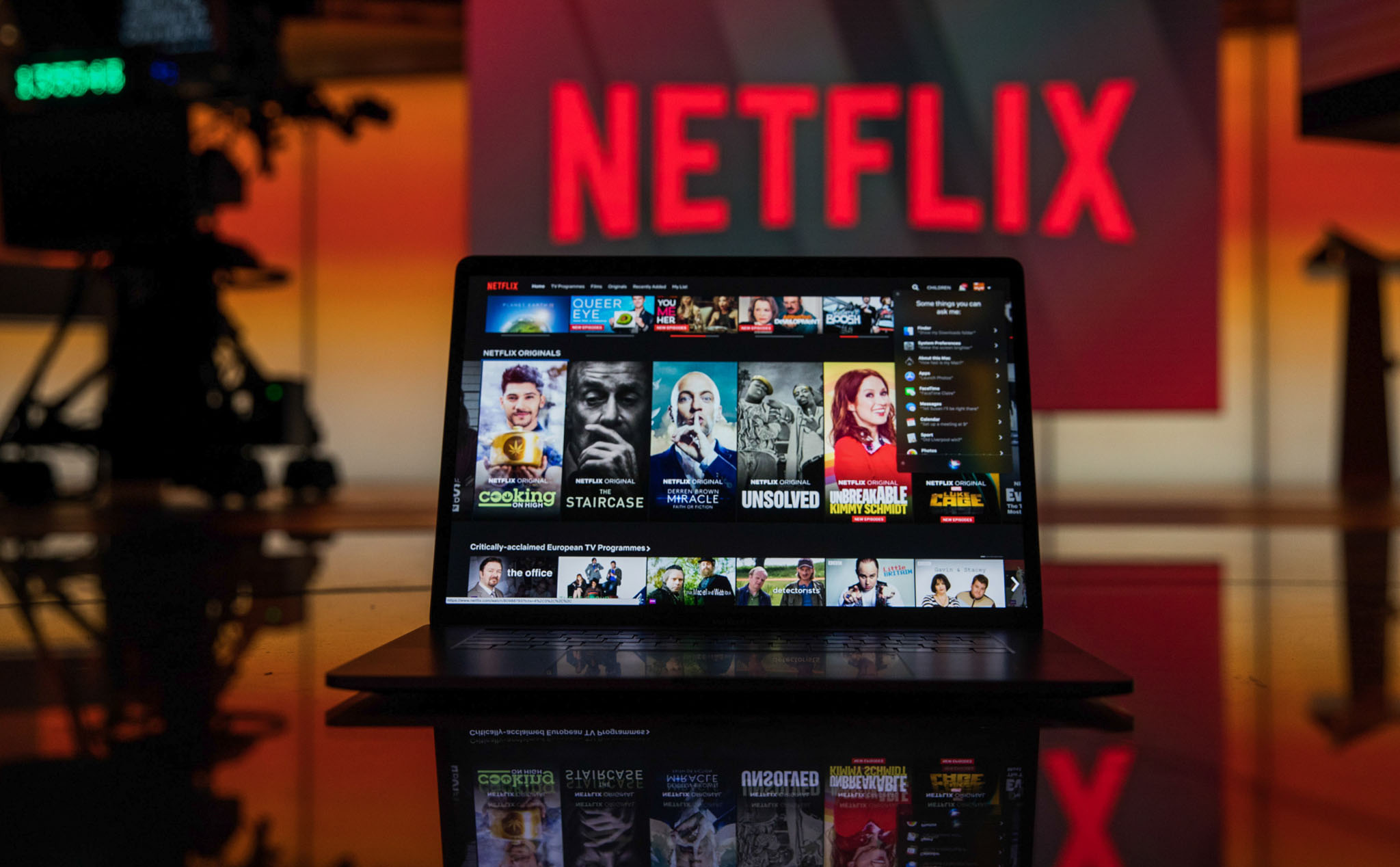 Netflix dự định thưởng thêm cho các nhà làm phim nếu tác phẩm của họ ...