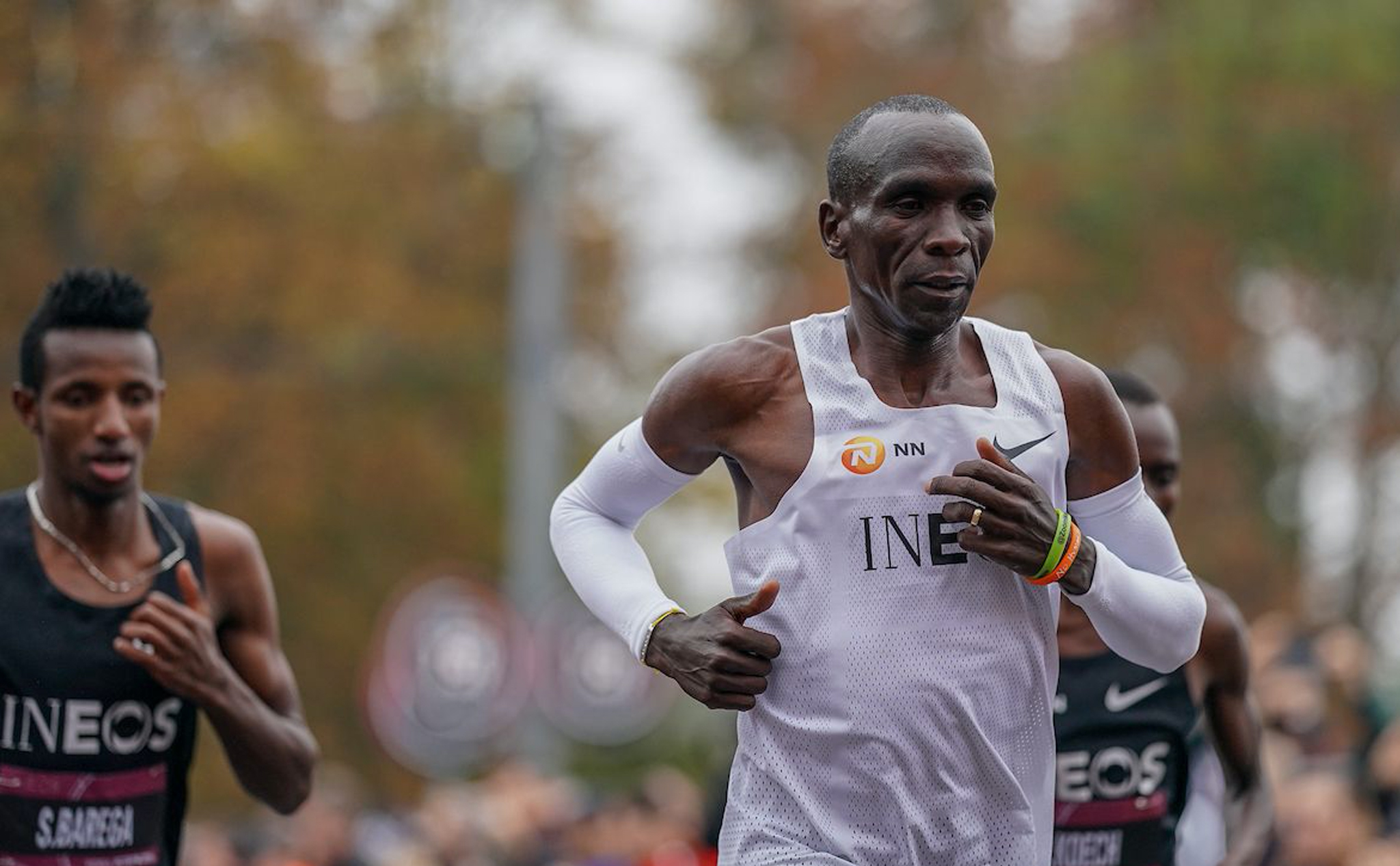 Tường thuật trực tiếp phá kỷ lục maraton 42km thế giới