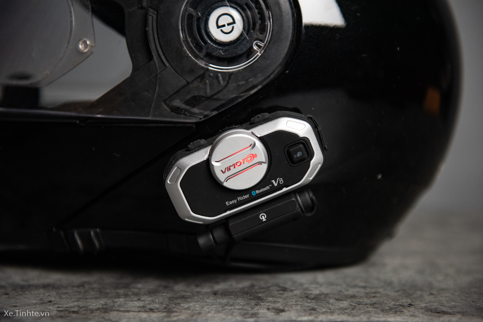 Trên tay tai nghe bluetooth gắn nón bảo hiểm VIMOTO V8 | Viết bởi su ...