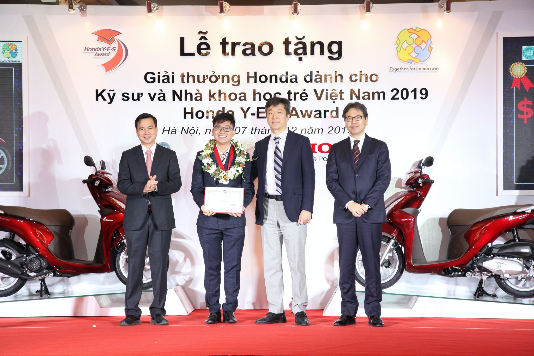 [QC] Honda Việt Nam tổ chức Lễ Trao tặng Giải thưởng Honda Y-E-S lần thứ 14