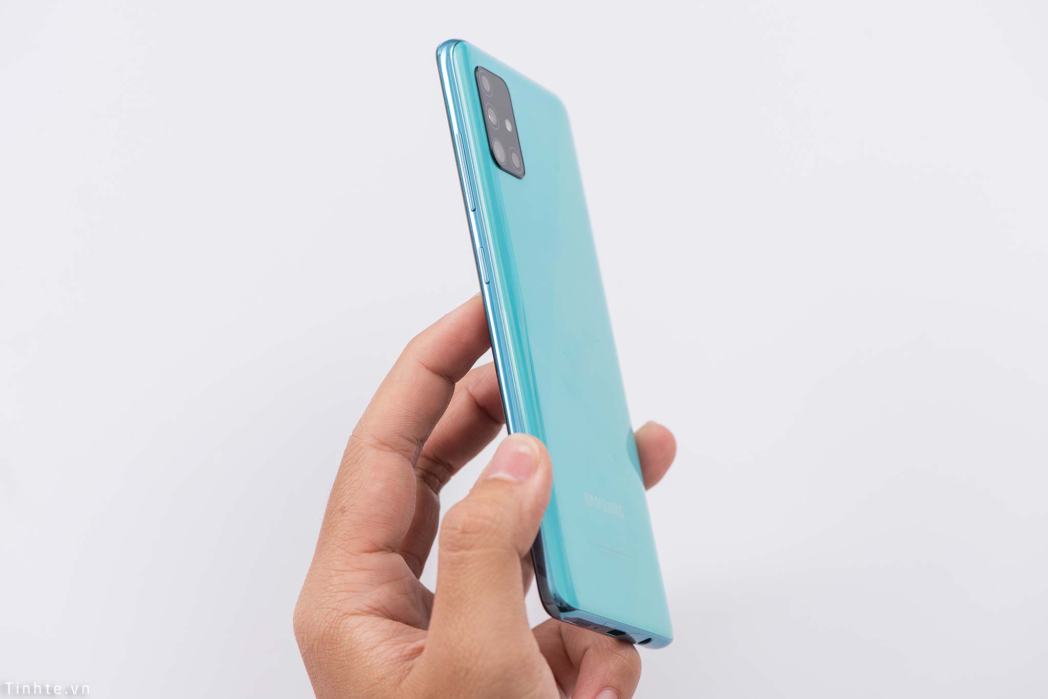 Mở hộp Samsung Galaxy A51: có gì mới cho dòng Galaxy A năm 2020?