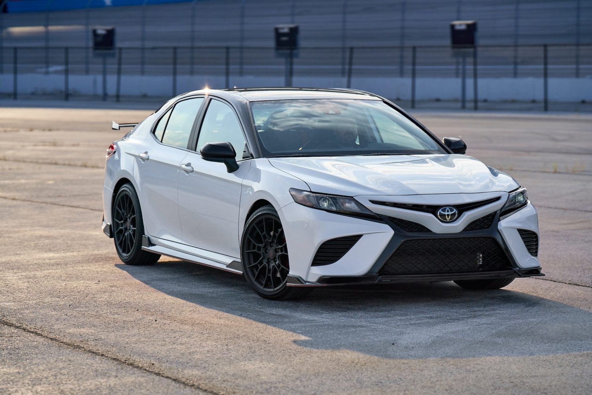 Camry TRD 2020 - Chiếc sedan thể thao thực sự đầu tiên của Toyota ...