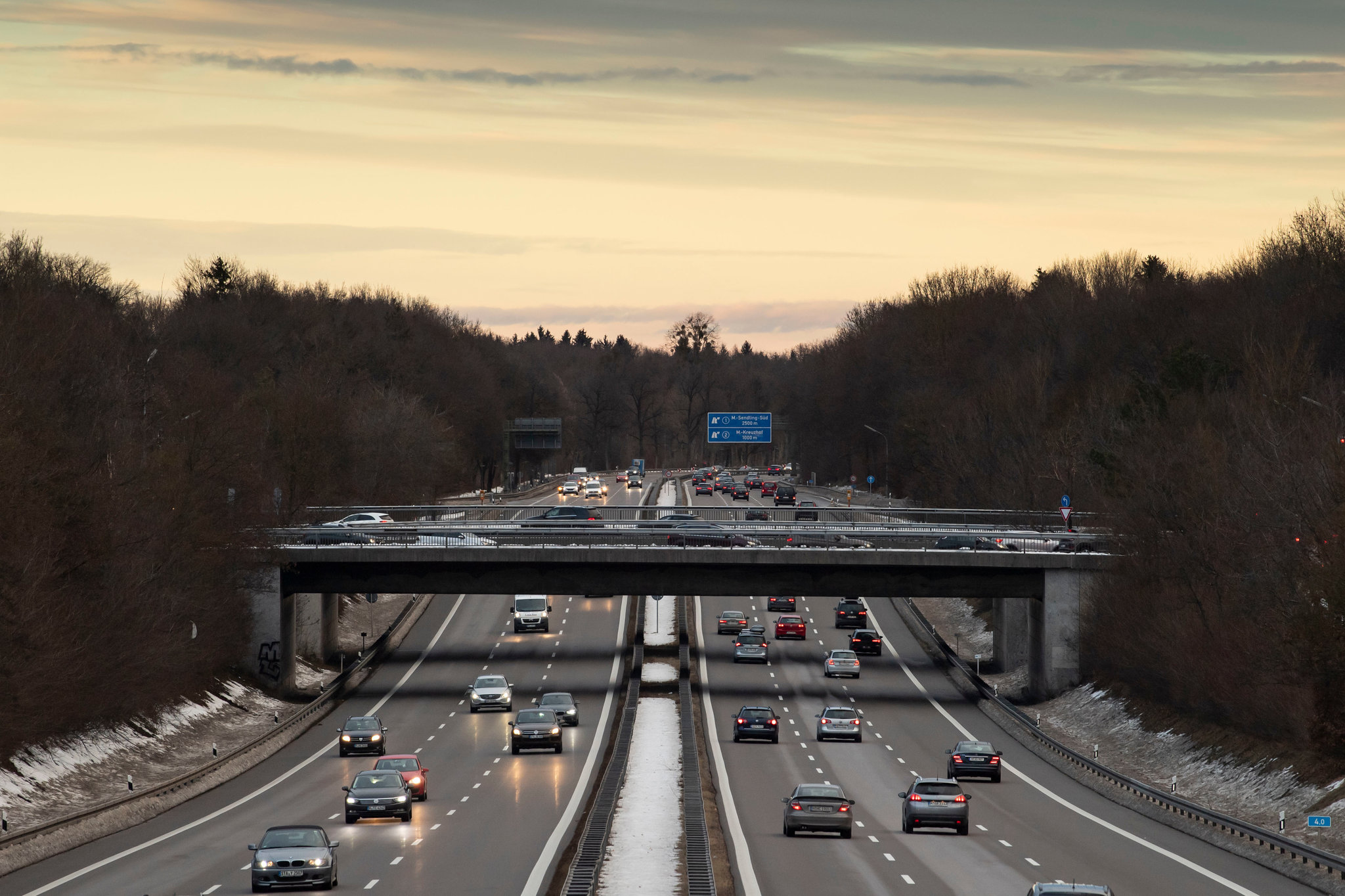 Đức dự định sẽ áp dụng luật giới hạn tốc độ trên Autobahn | Viết bởi ...