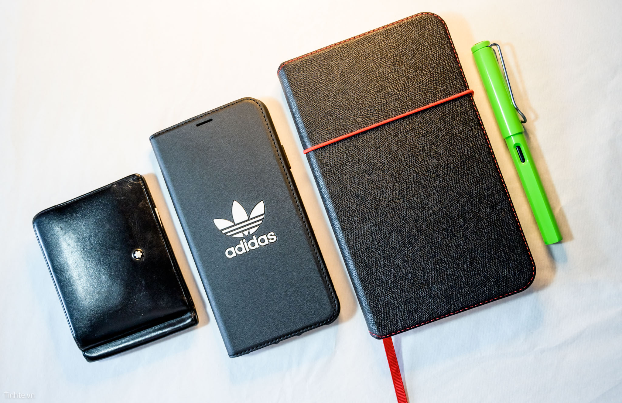 Ốp Adidas auth dành cho fan thích chơi đồ Adidas