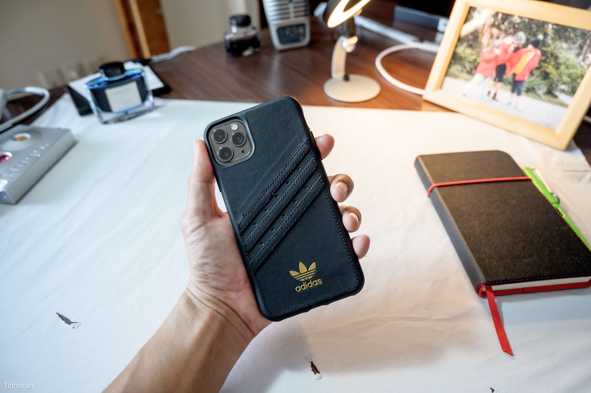 Ốp Adidas auth dành cho fan thích chơi đồ Adidas