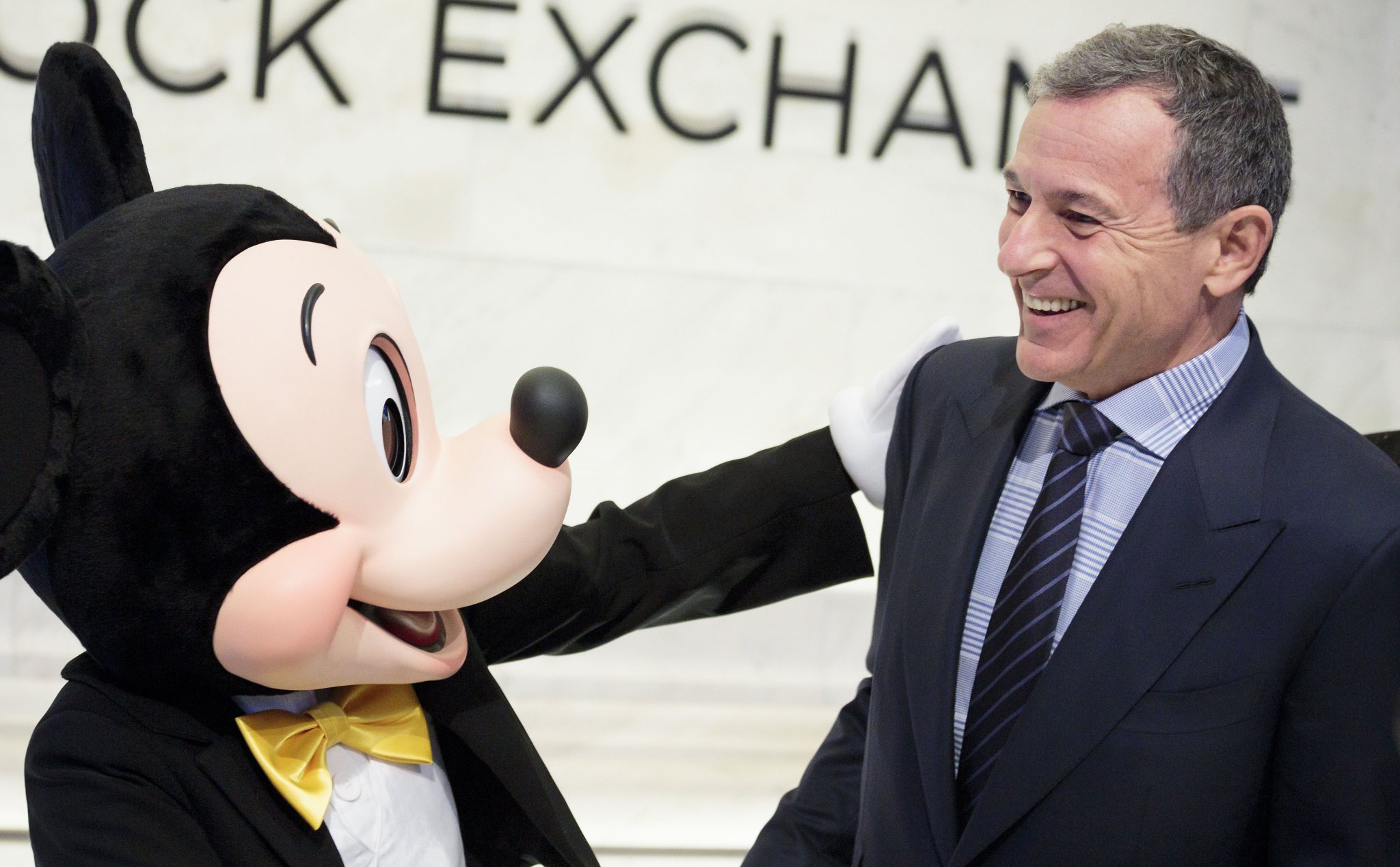 CEO Walt Disney sẽ từ chức, dự kiến đưa chủ tịch mảng công viên Disney ...