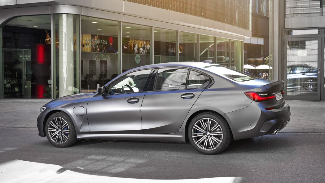 BMW 330e PHEV 2021 được bán tại Mỹ - giá từ 45.545 USD | Viết bởi su ...