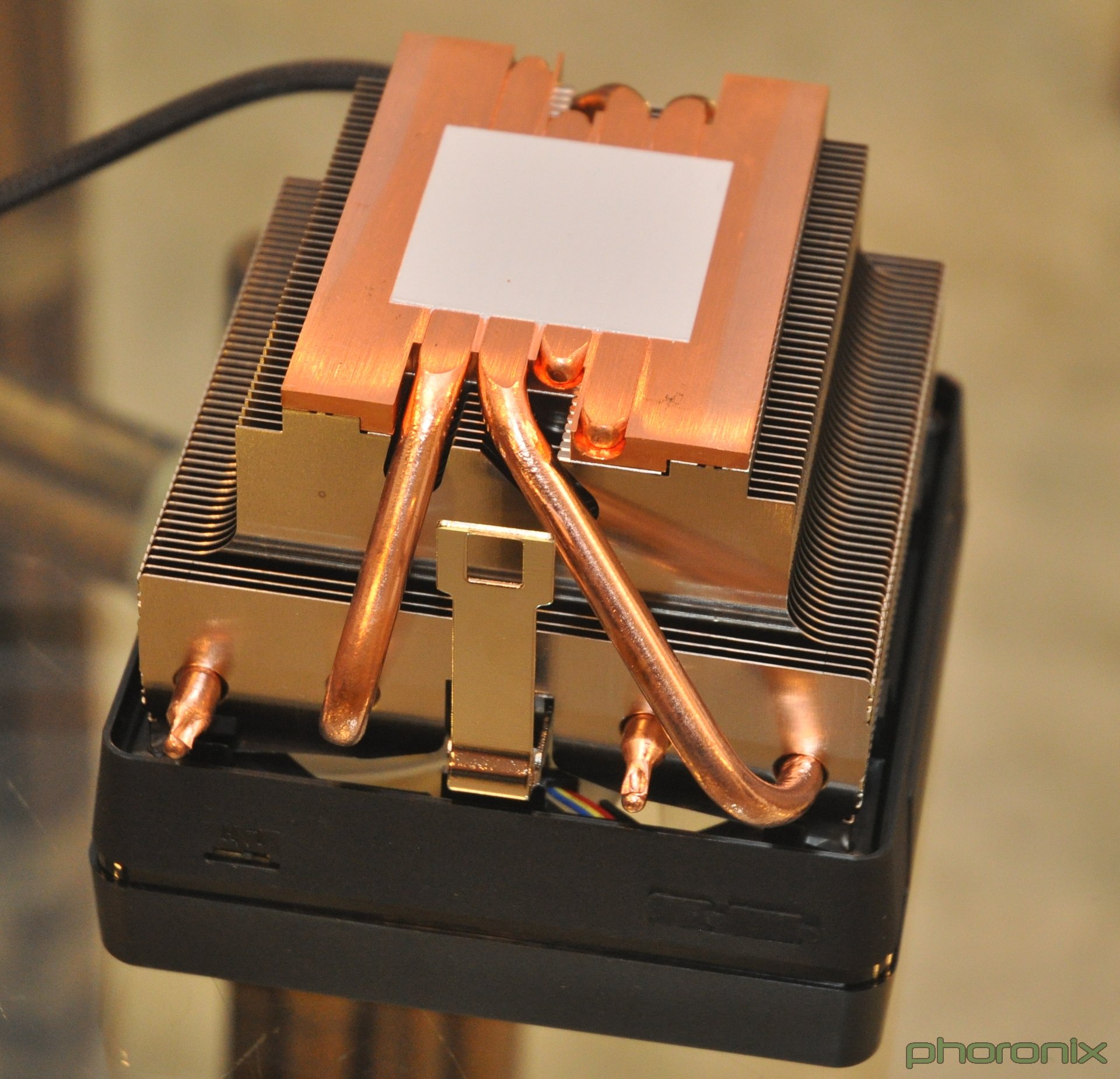 Lắp tản Quạt tản nhiệt AMD WRAITH PRISM cho chip Intel