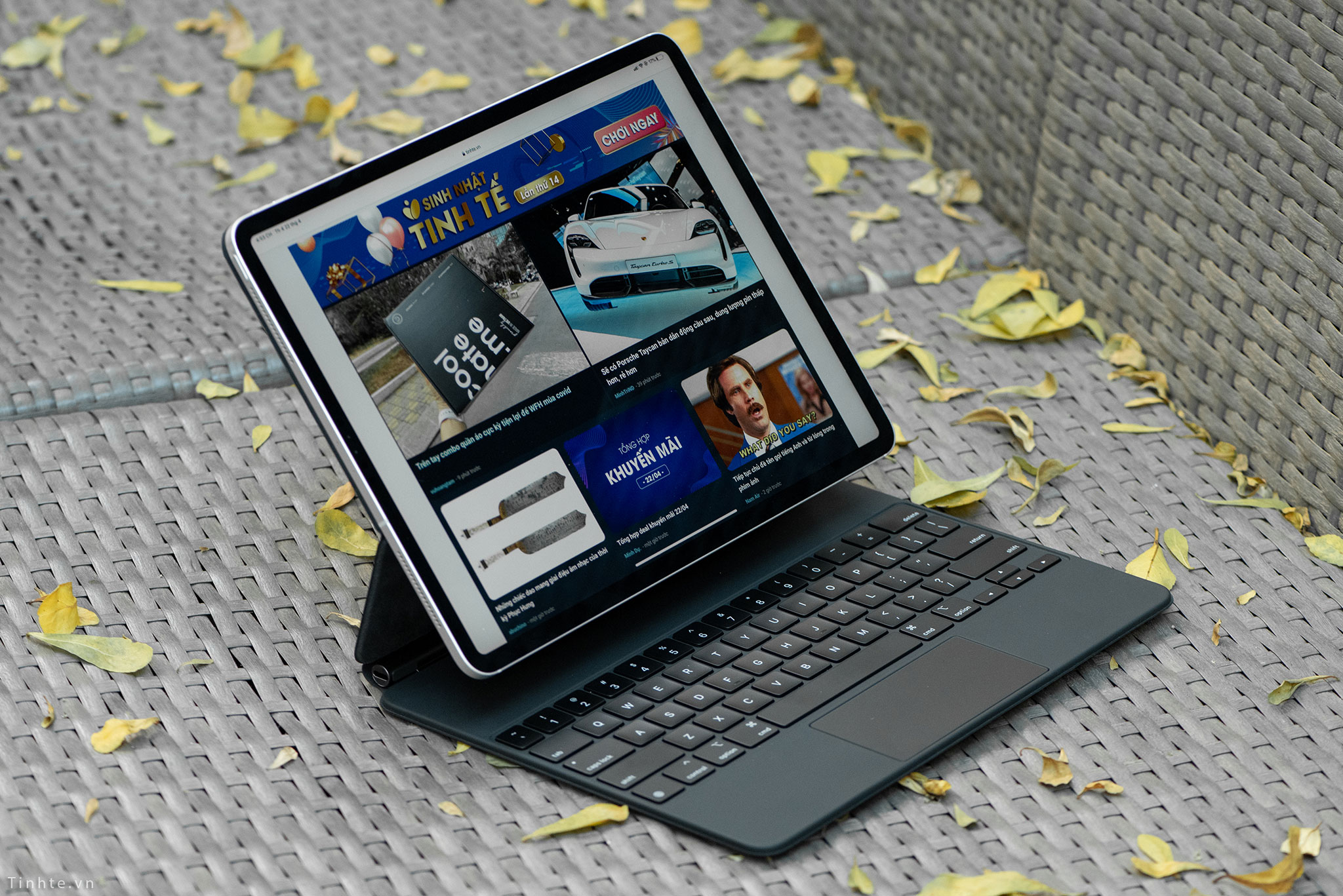 Trên tay bàn phím Magic Keyboard cho iPad Pro 2020