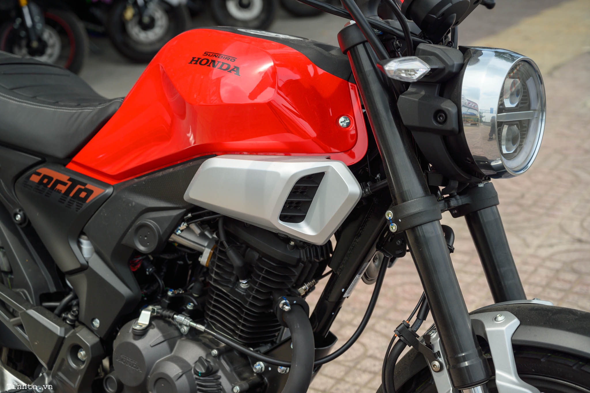 Trên tay Honda CBF190TR: 16 mã lực, ABS phanh trước, hơn 80 triệu | Viết bởi MinhTriND