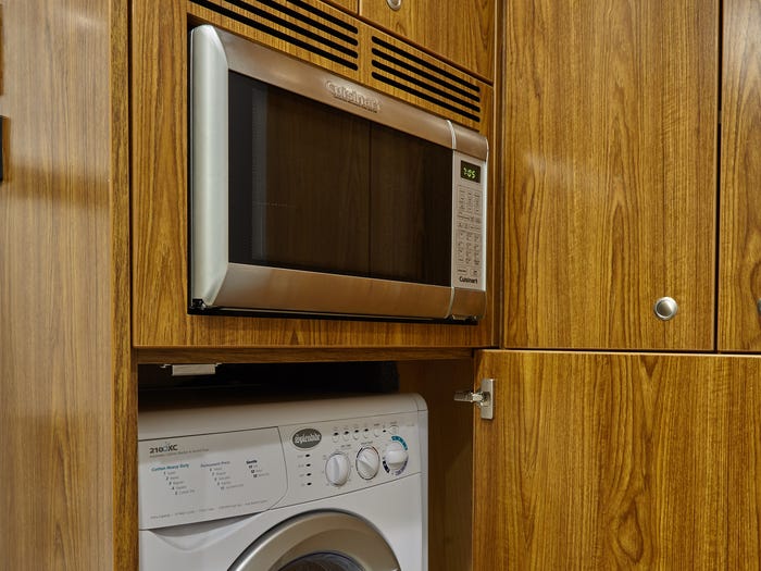 UXV-MAX RV: Ngôi nhà di động trị giá hơn 15 tỷ đồng với đầy đủ tiện ...