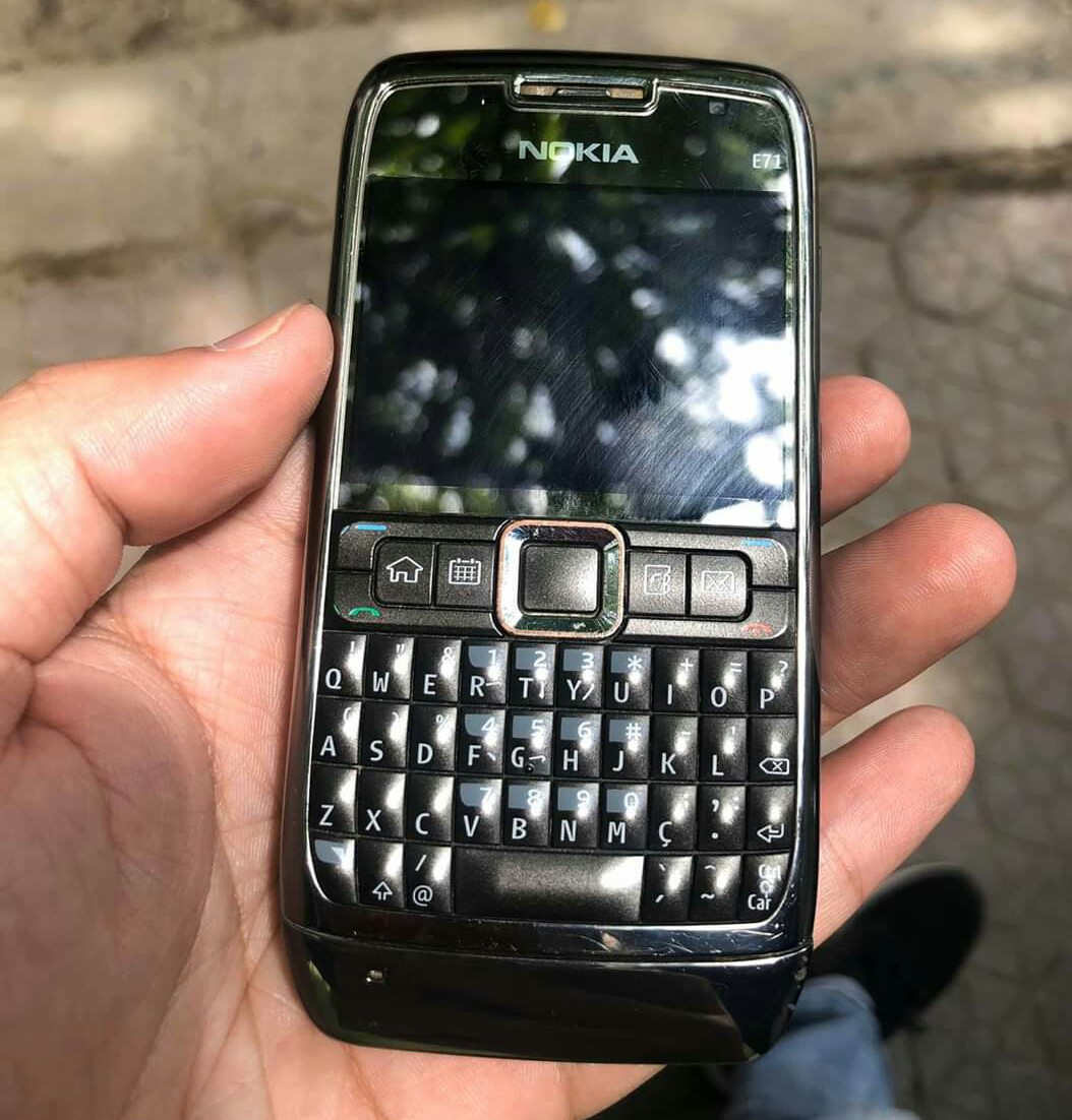Nokia E71