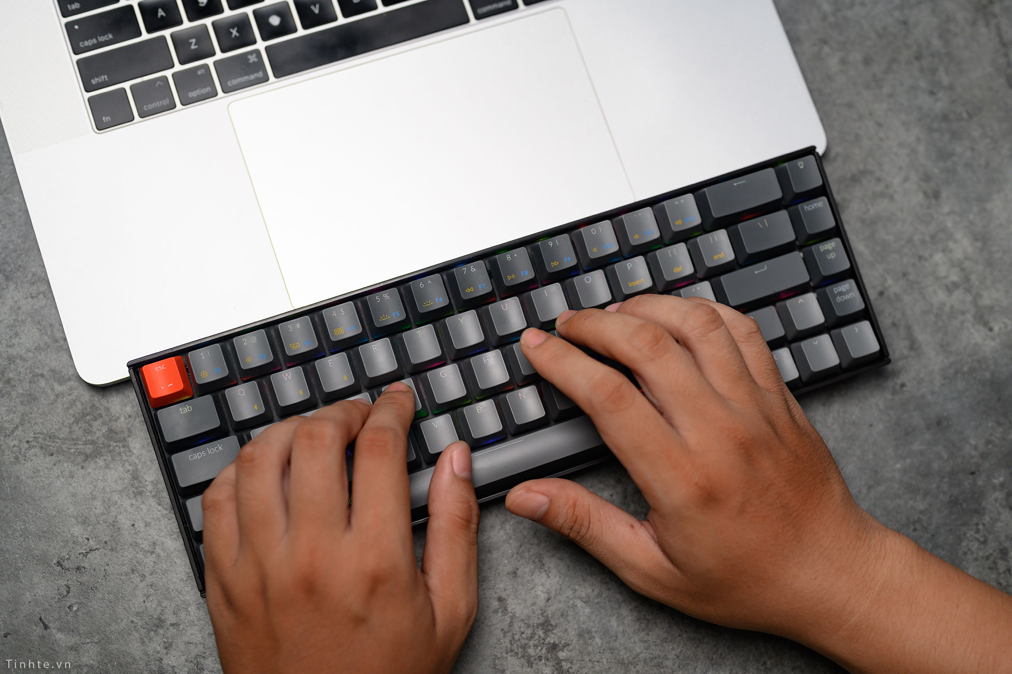 Trên tay Keychron K6: cỡ 65%, Bluetooth 3 thiết bị, RGB lại còn thay ...