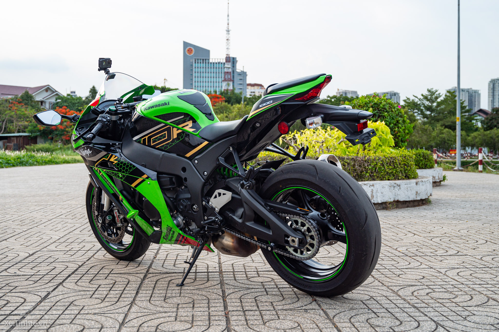 Trên tay Kawasaki Ninja ZX-10R 2020 - thay đổi tem xe và một chút trong ...