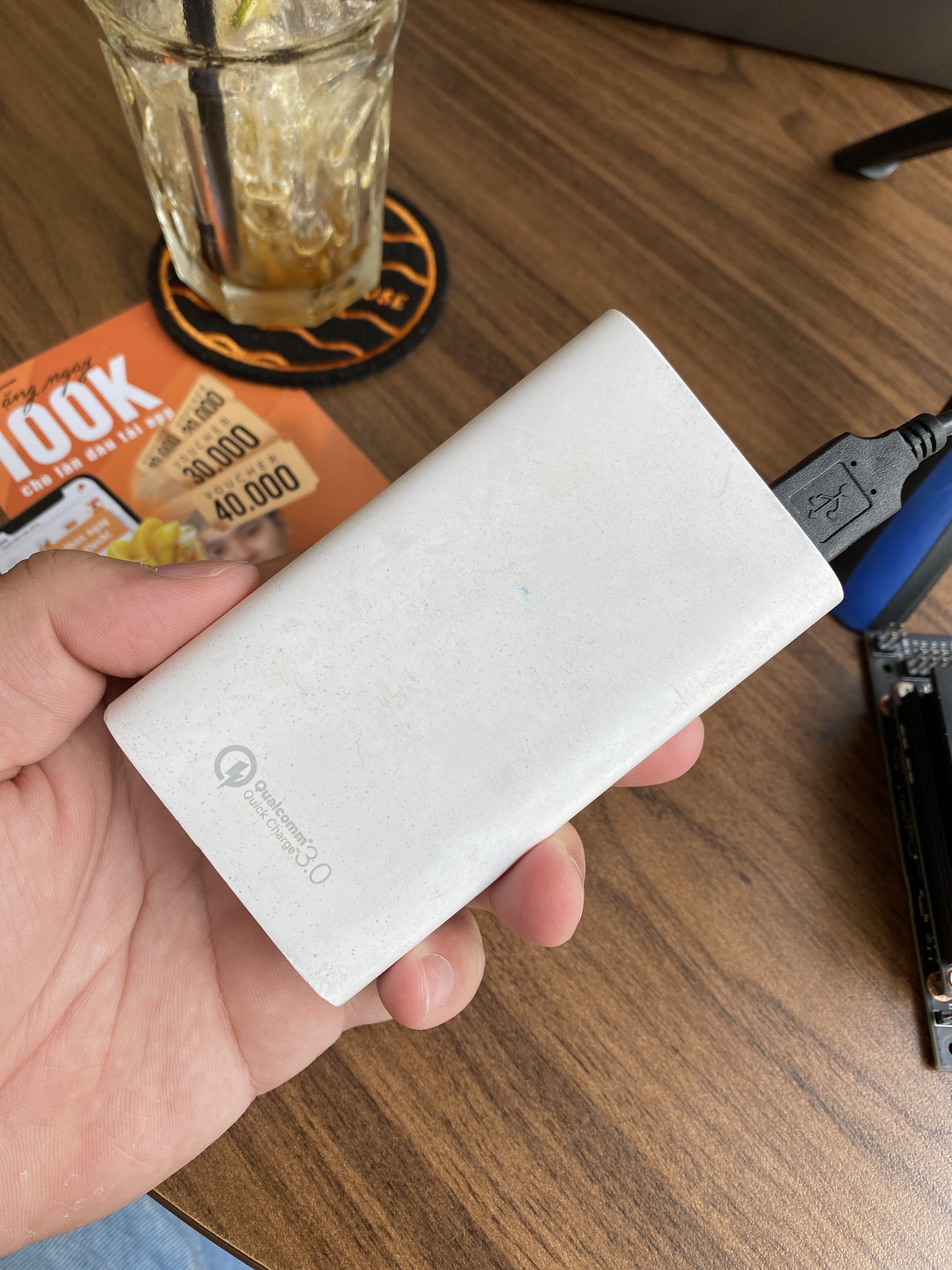 Anh em đang dùng cục SẠC dự Phòng nào?