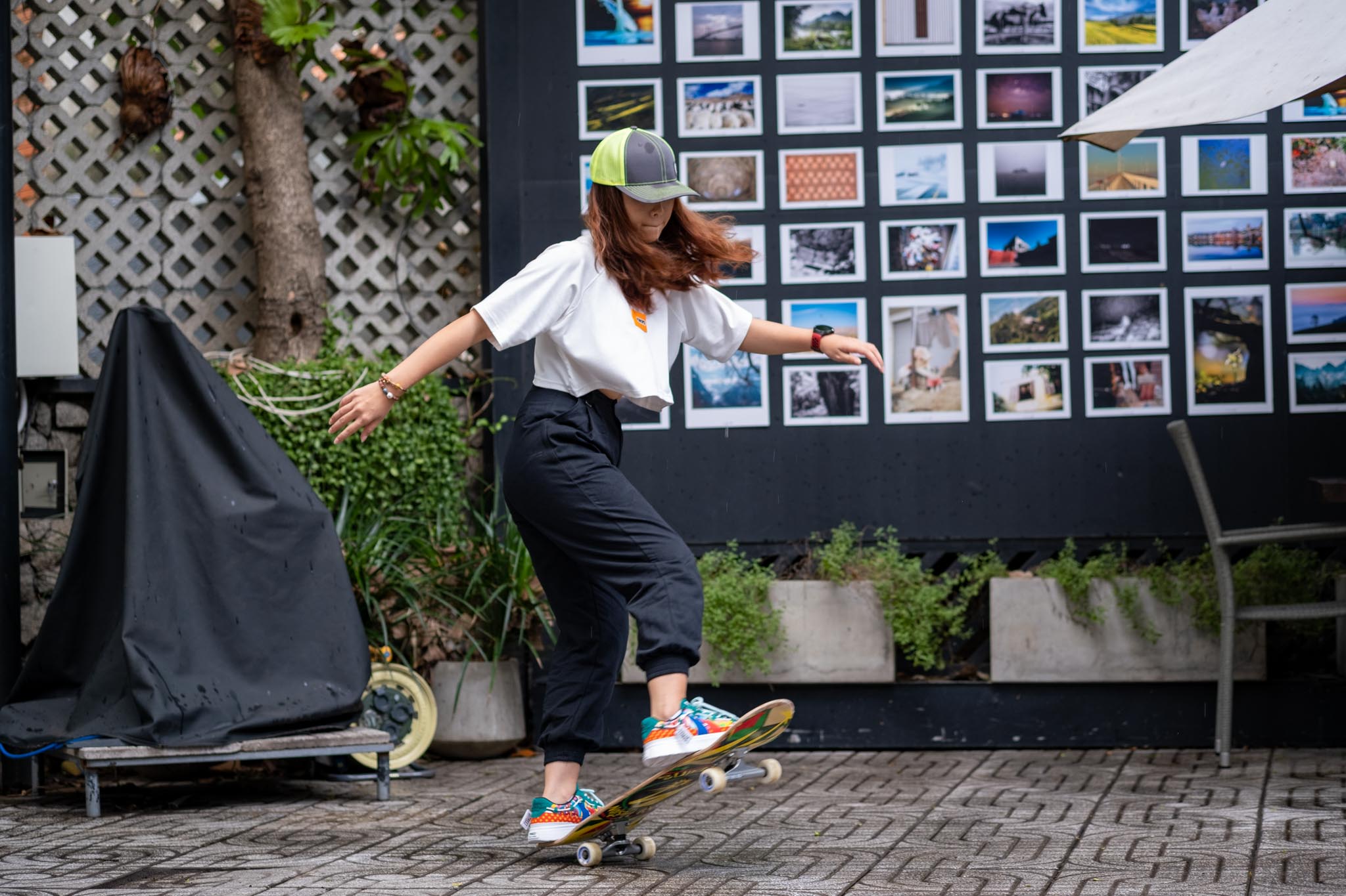 Trên chân Biti's Hunter Street HaNoi Culture: Bắt mắt, ấn tượng, năng động