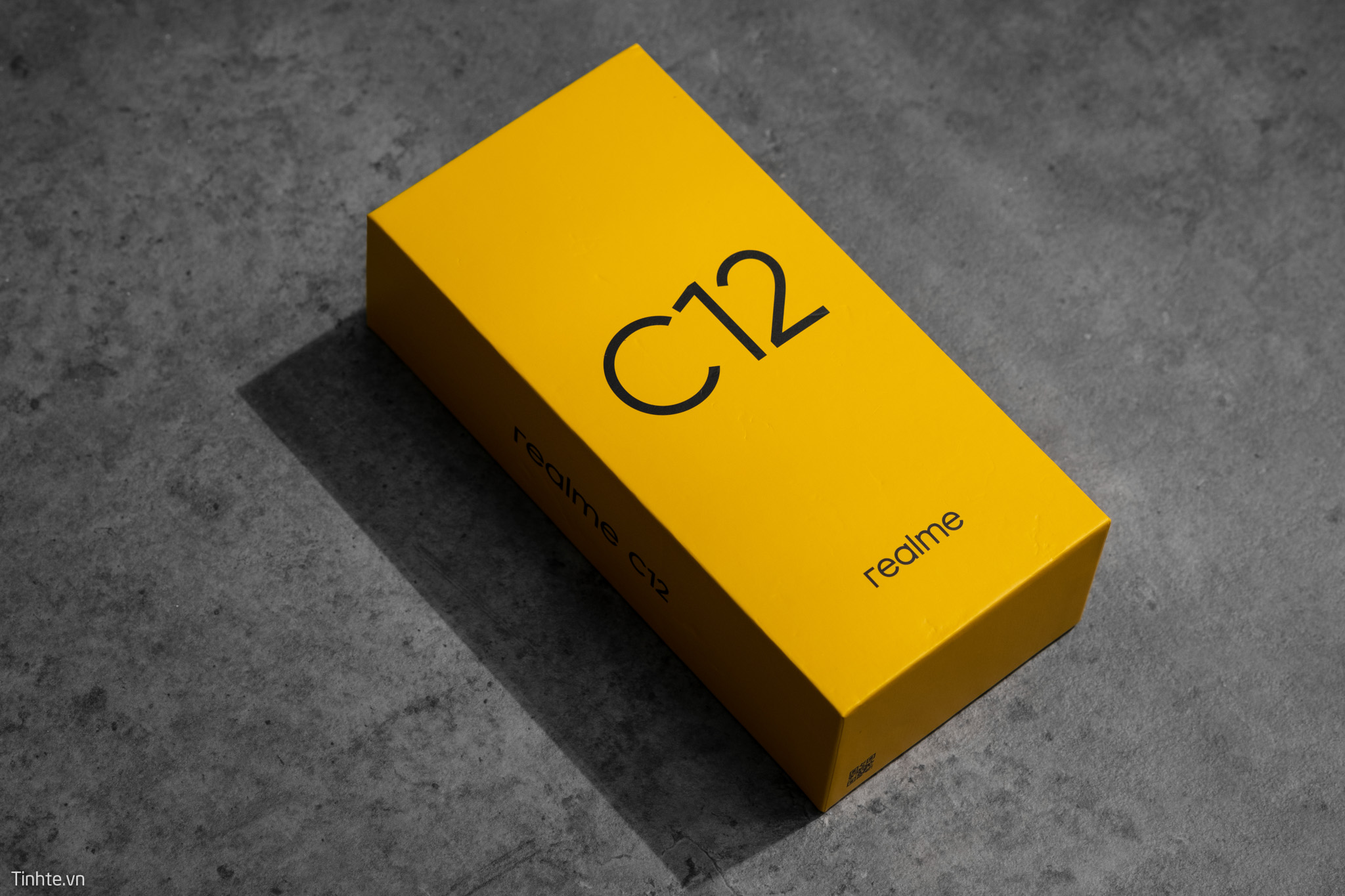 Trên tay Realme C12: pin 6000mAh, 3GB RAM, 32GB ROM