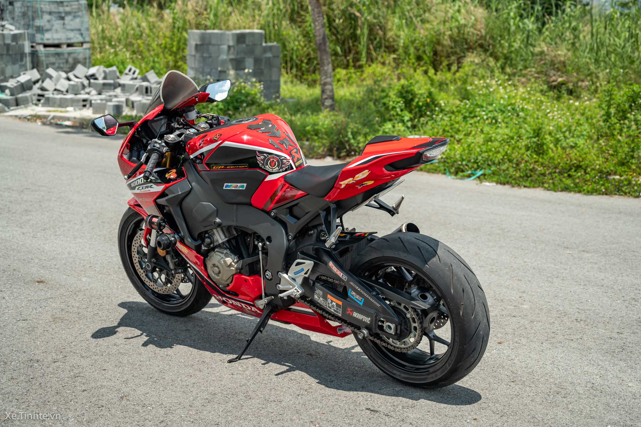 Trên tay Honda CBR1000RR Fireblade: chiếc xe dành cho anh em mê tốc độ ...