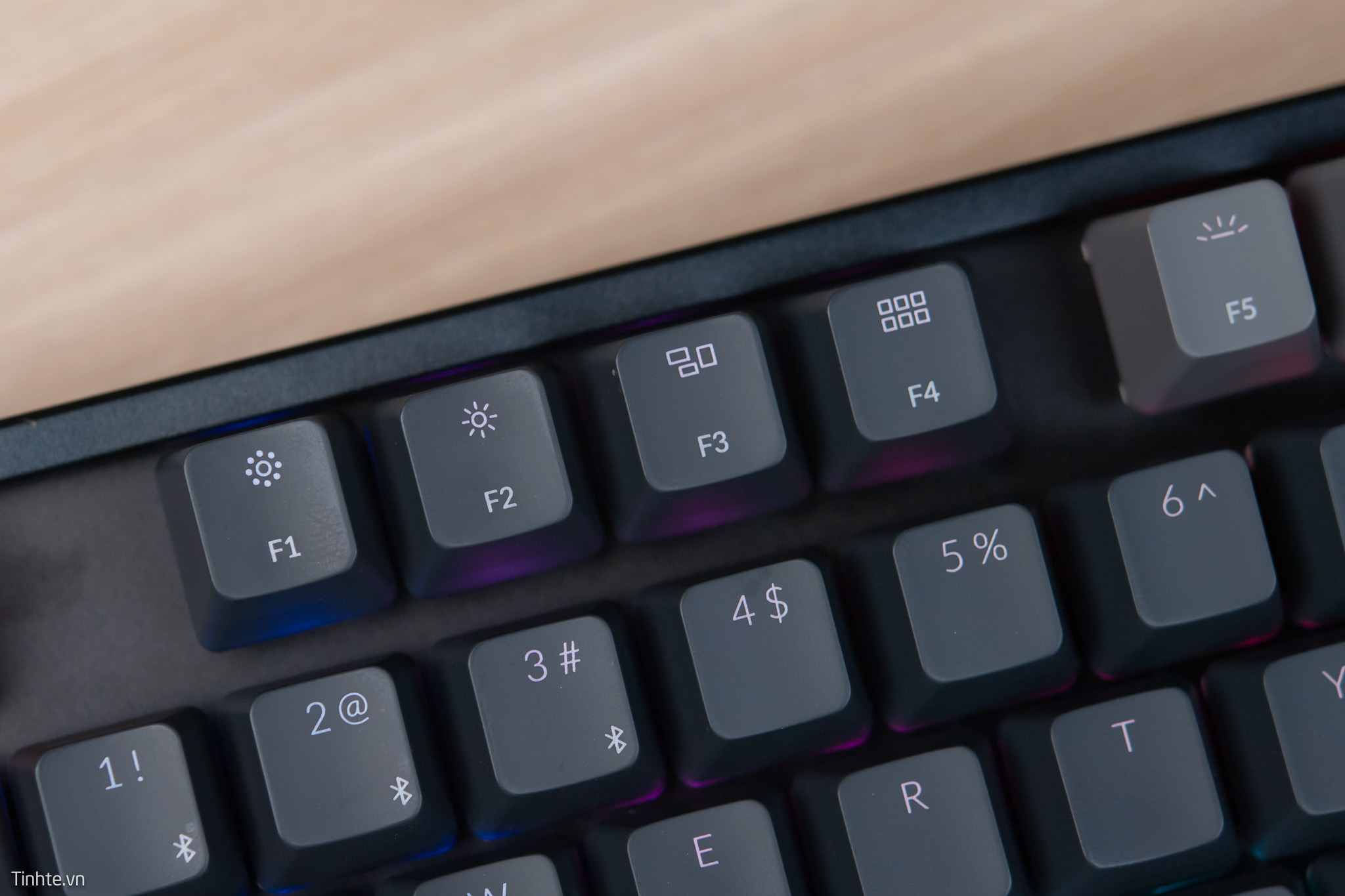 Trên tay Keychron K8 - layout TKL dễ chơi keycap, hot swap, vẫn không dây