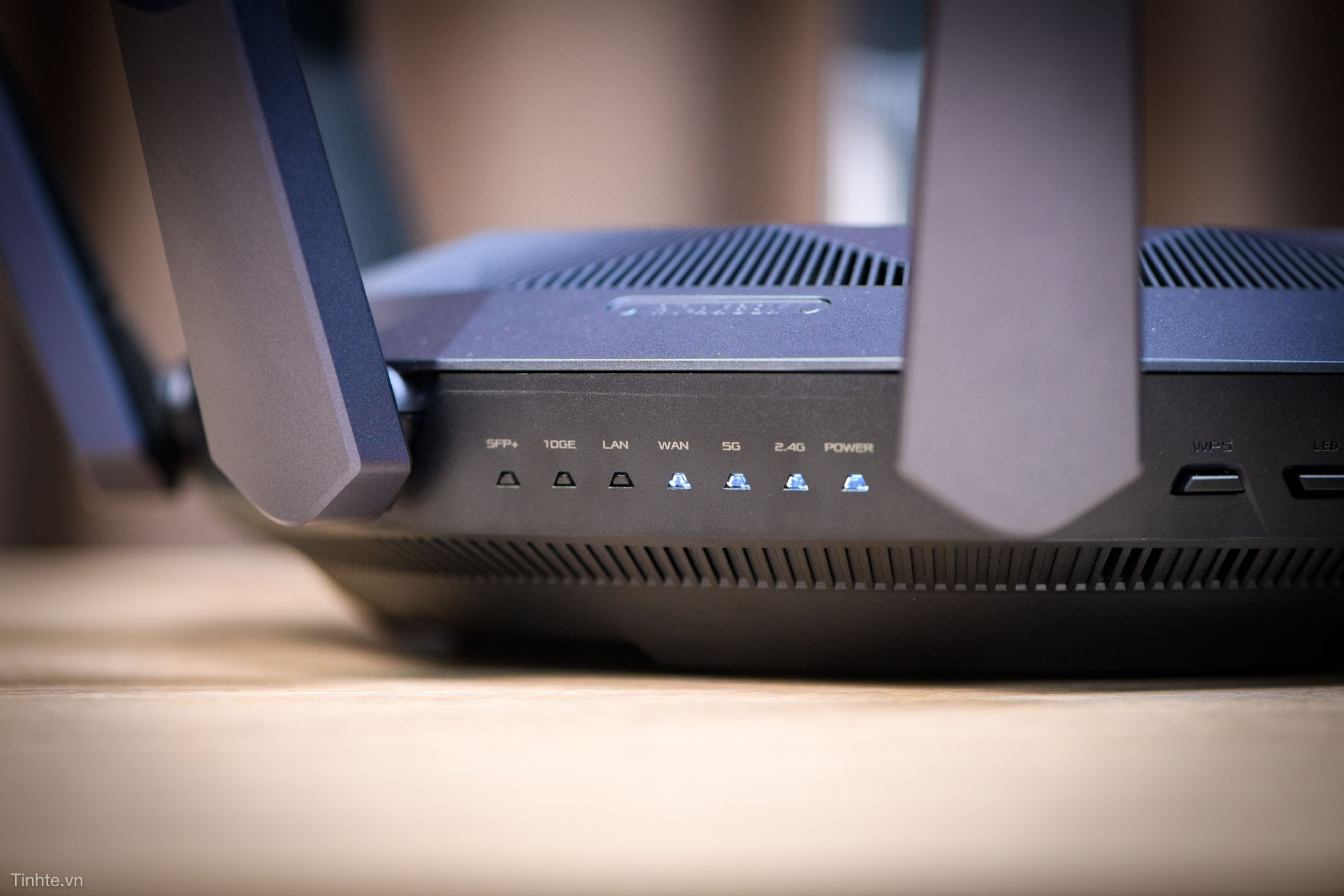 Trên tay Asus RT-AX89X: router quái vật nhện, quá nhiều thứ để khai thác