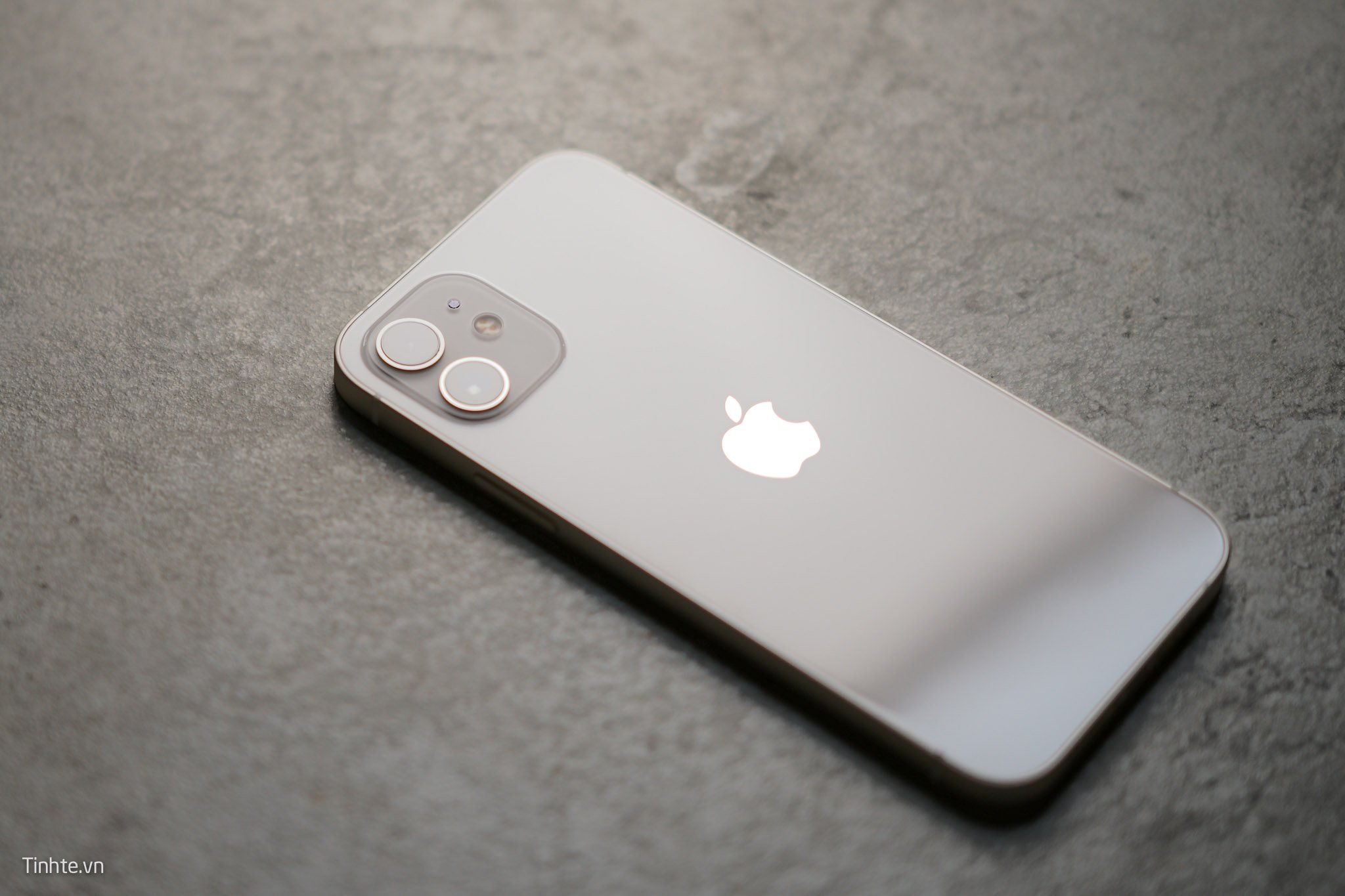 Lớp kính Ceramic Shield trên iPhone 12 có gì đặc biệt, khác gì với kính ...