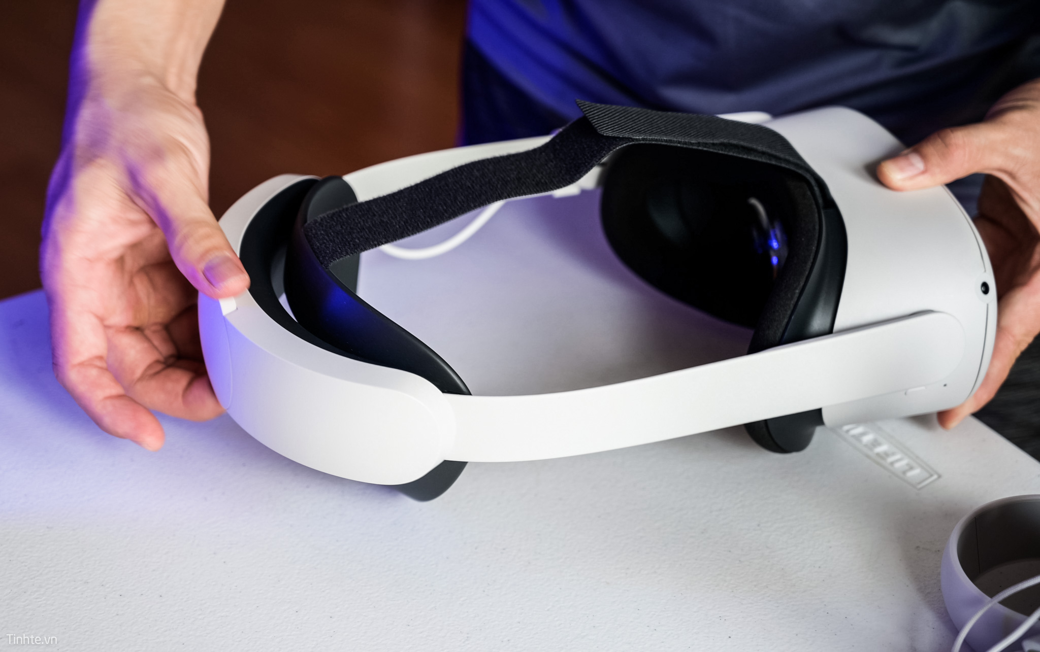 Trên tay Elite Strap có pin cho Oculus Quest 2: Cho trải nghiệm dùng ...