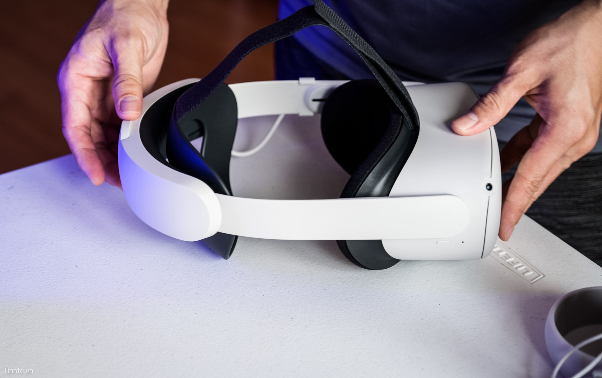 Trên tay Elite Strap có pin cho Oculus Quest 2: Cho trải nghiệm dùng ...