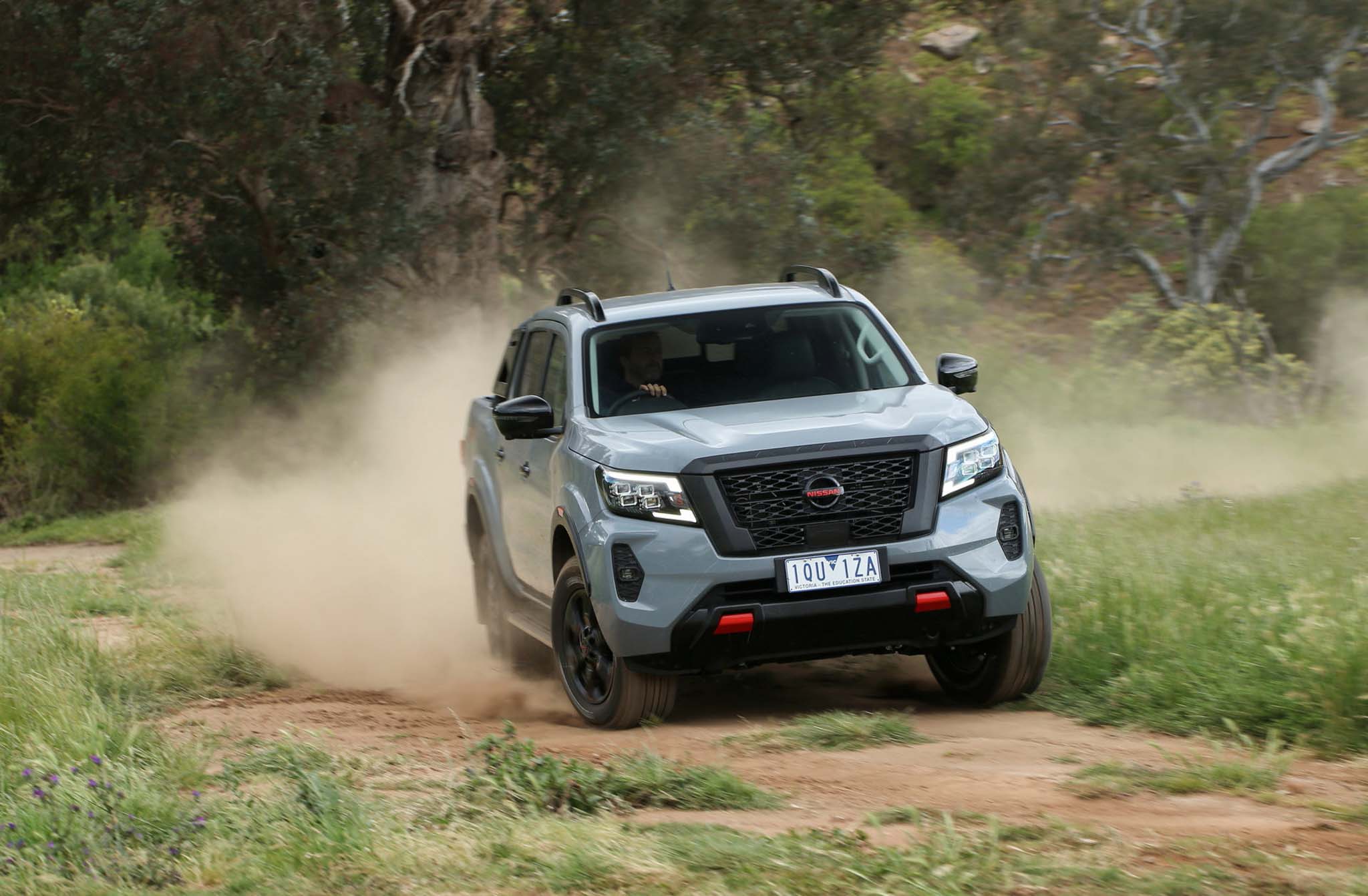 Nissan Navara 2021 ra mắt, nâng cấp diện mạo và hệ thống an toàn