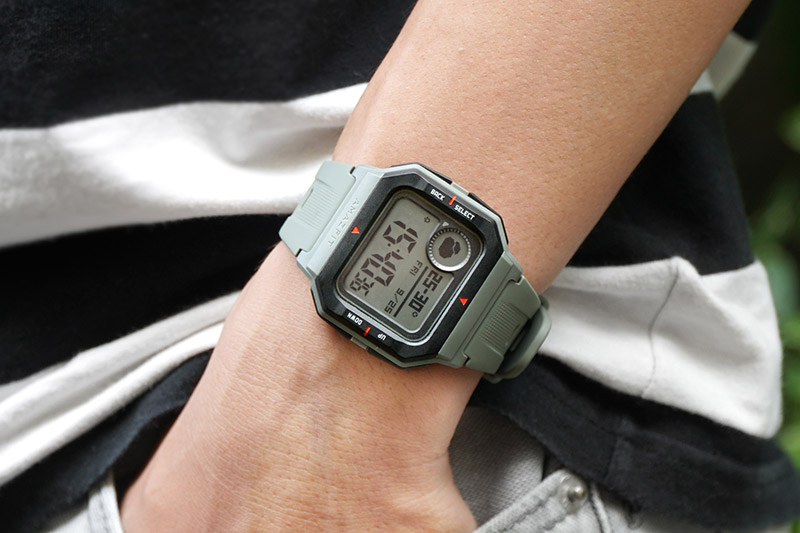 Đánh giá đồng hồ Huami Amazfit Neo - Kiểu dáng như chiếc Casio điện tử ...