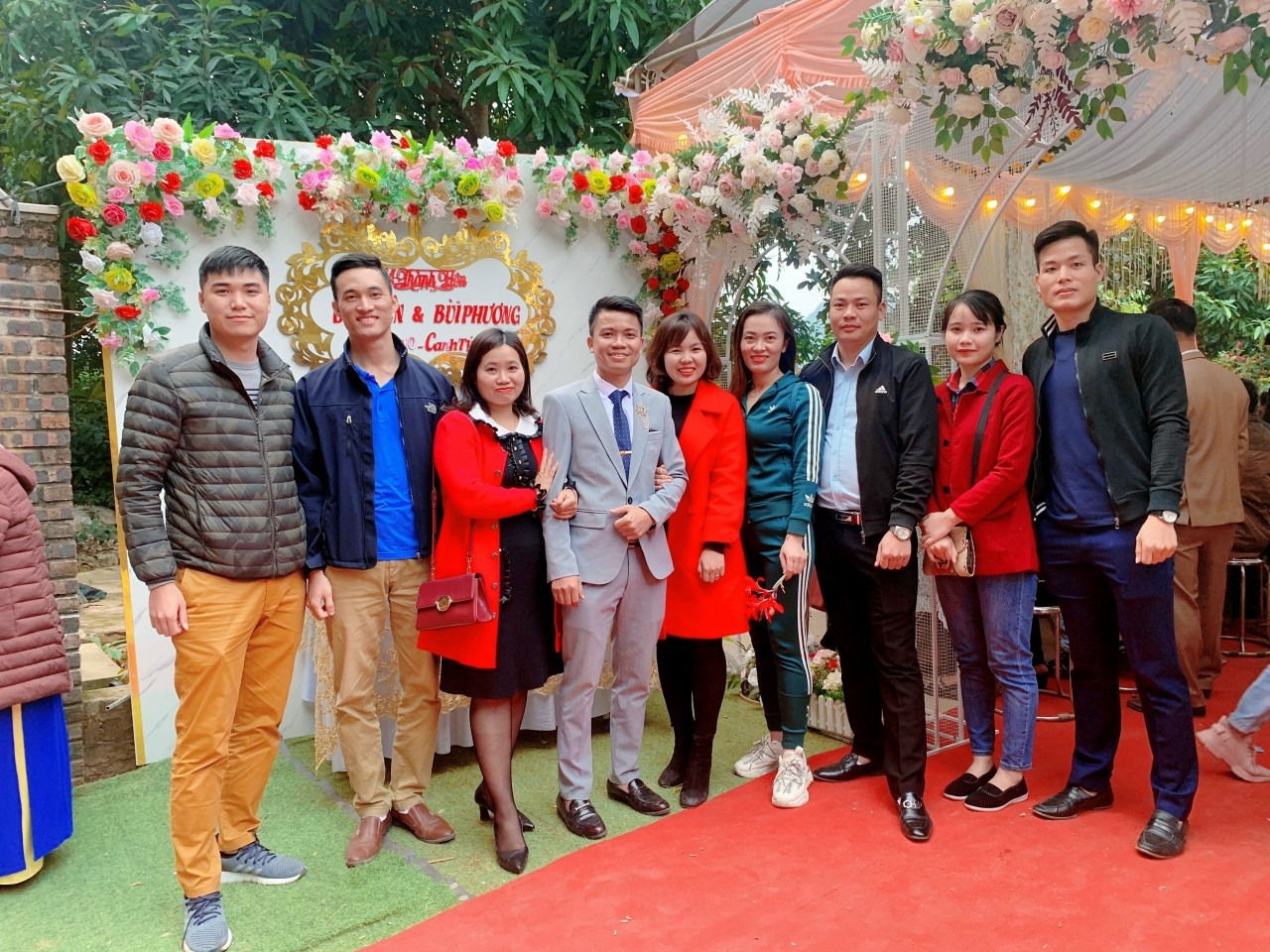 Người ta đám cưới linh đình, bao giờ mới tới lượt mình đây em ! | Viết bởi Pham Van Duy CA